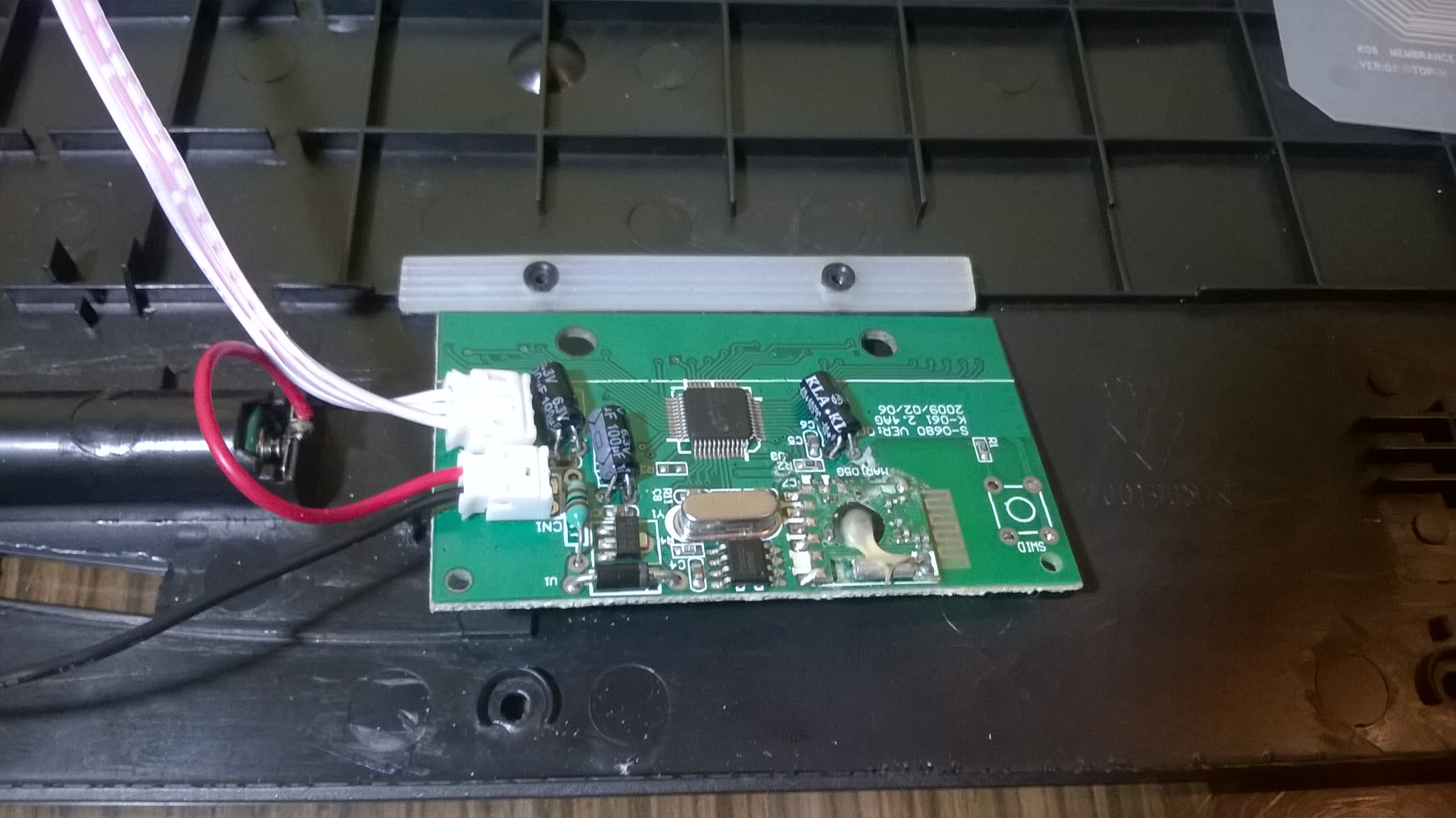 Czy klawiatura Sigma KMS 405 wymaga sterowników? Mysz działa poprawnie