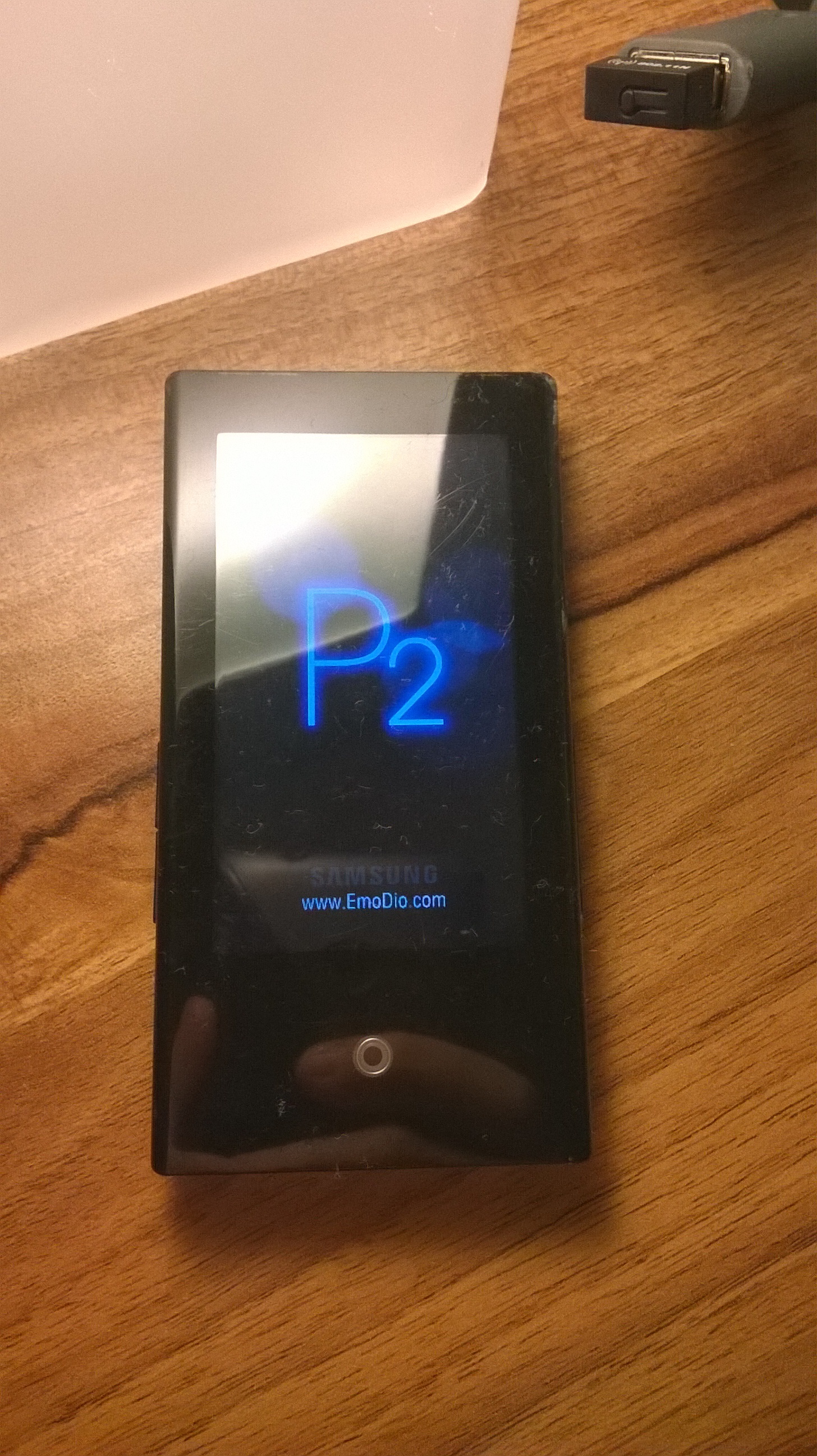 Samsung YP-P2 - Jak odnowić lakier na tylnym panelu?