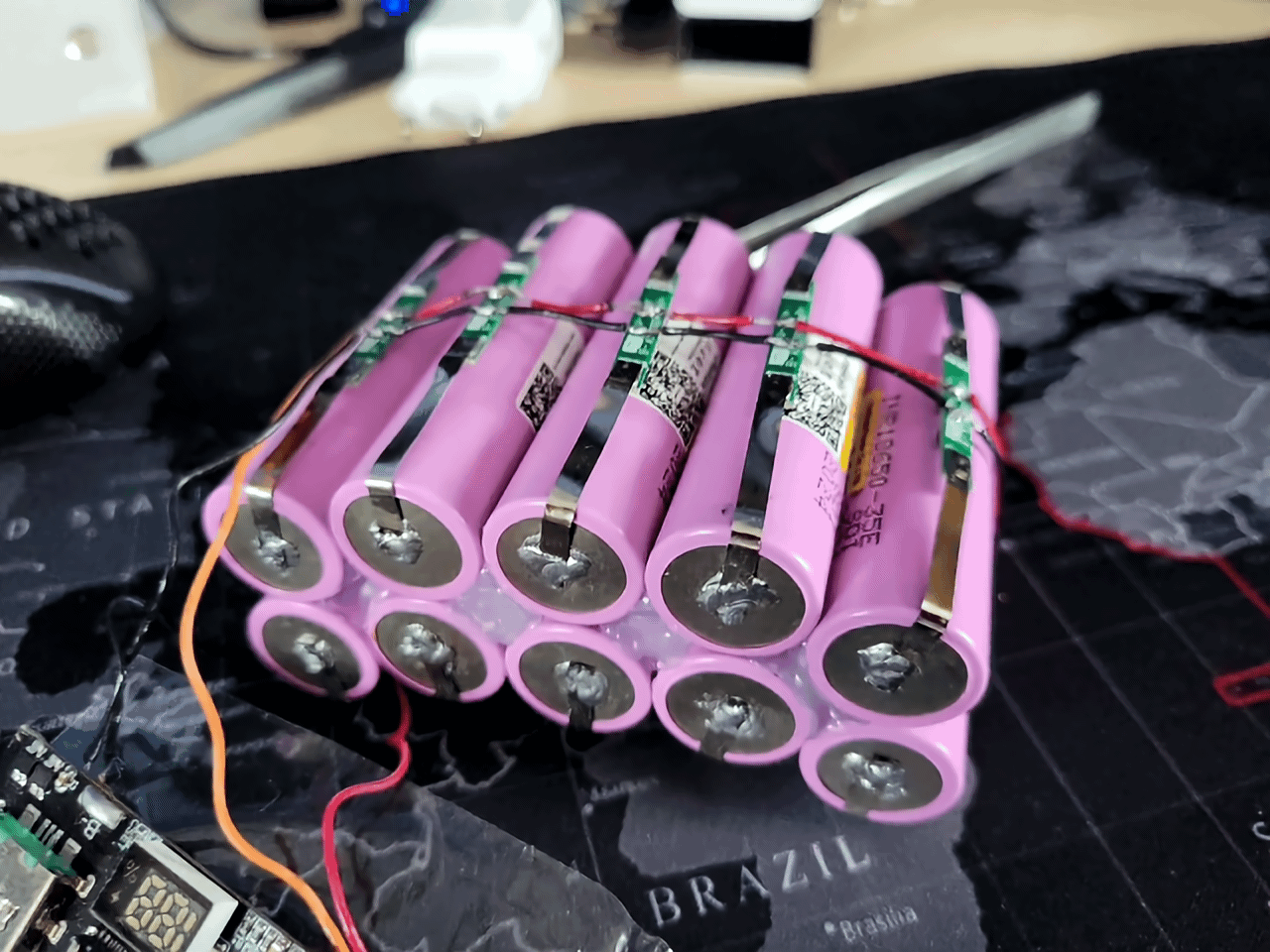 Czy prawidłowo połączyłem ogniwa 18650 z BMS 2A do modułu powerbanka?