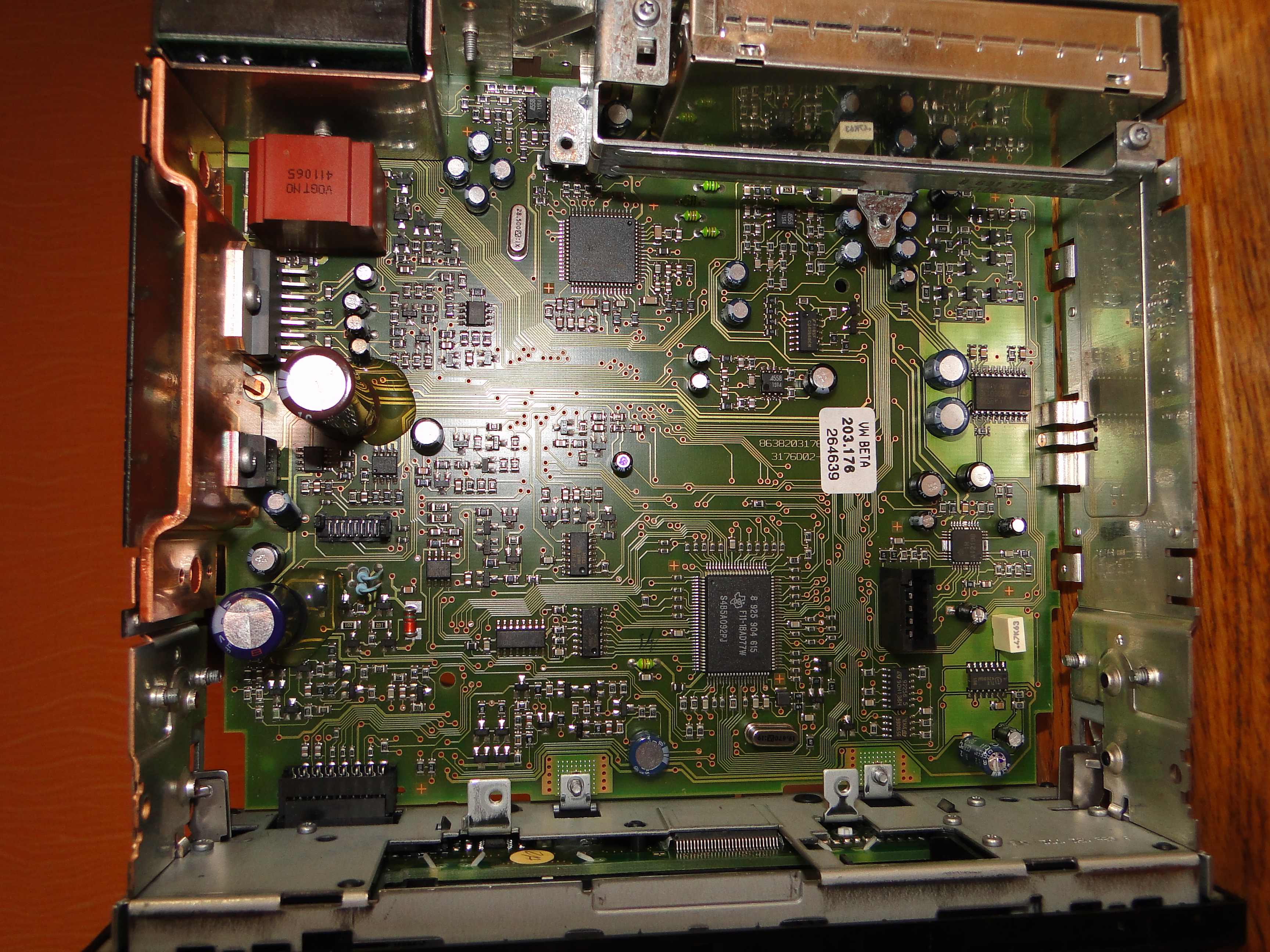 Blaupunkt VW Beta - Jak wyprowadzić RCA z radia i uzyskać line output?