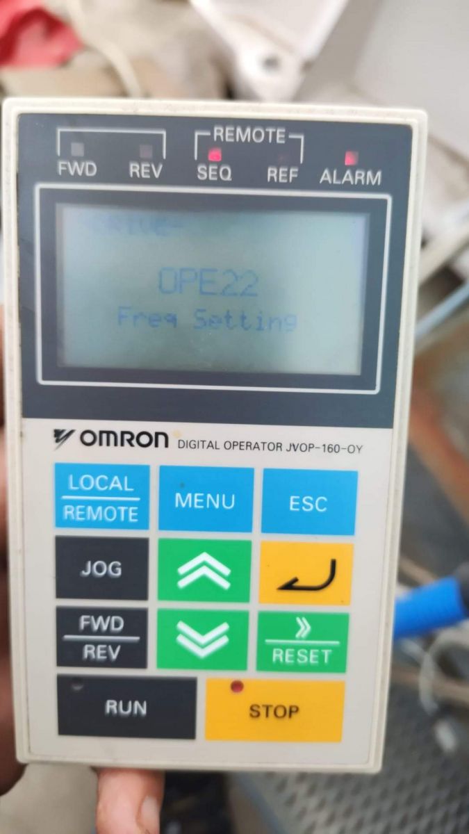 Falownik Omron Varispeed F7 (CIMR-F7Z4037) - Błąd OPE22 w sterowaniu ...