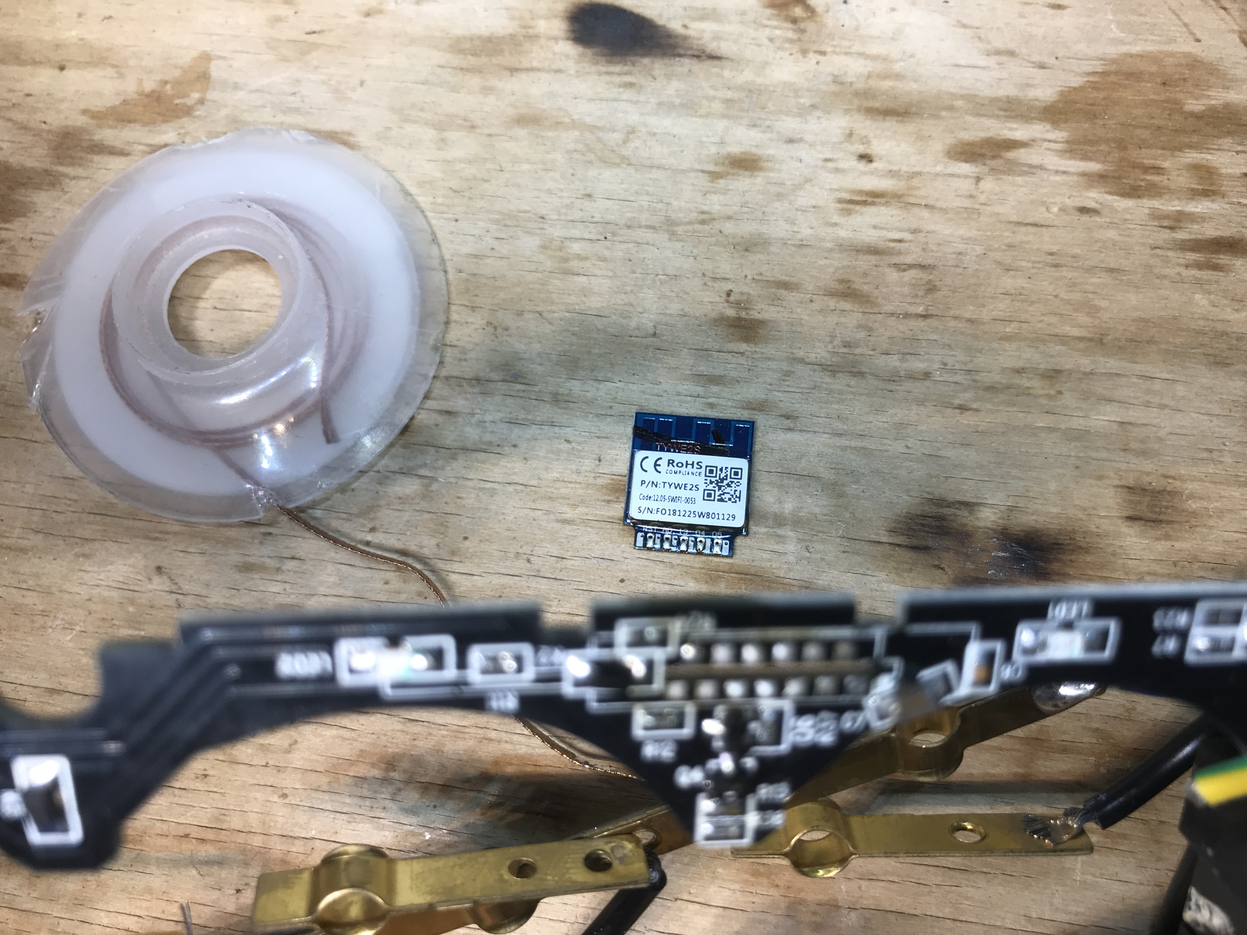 [TYWE2S/ESP8266] Woox R4027 four-slot WiFi controlled USB power strip