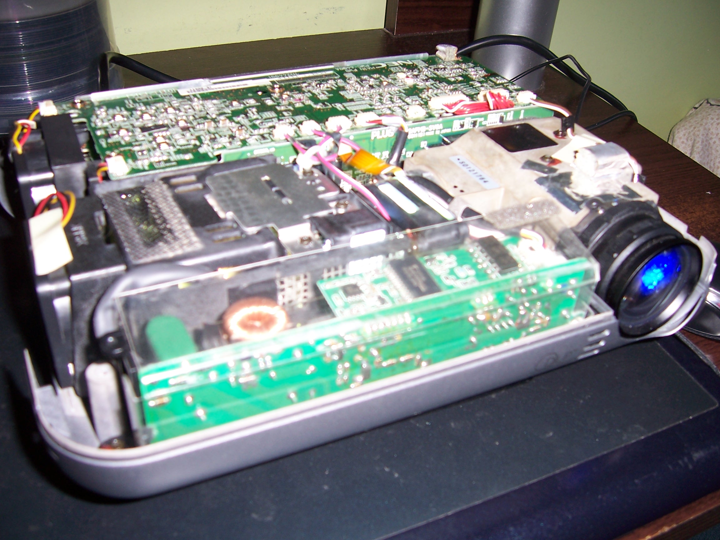 Jak uruchomić projektor Infocus LP340 bez lampy i zasilacza? - 126