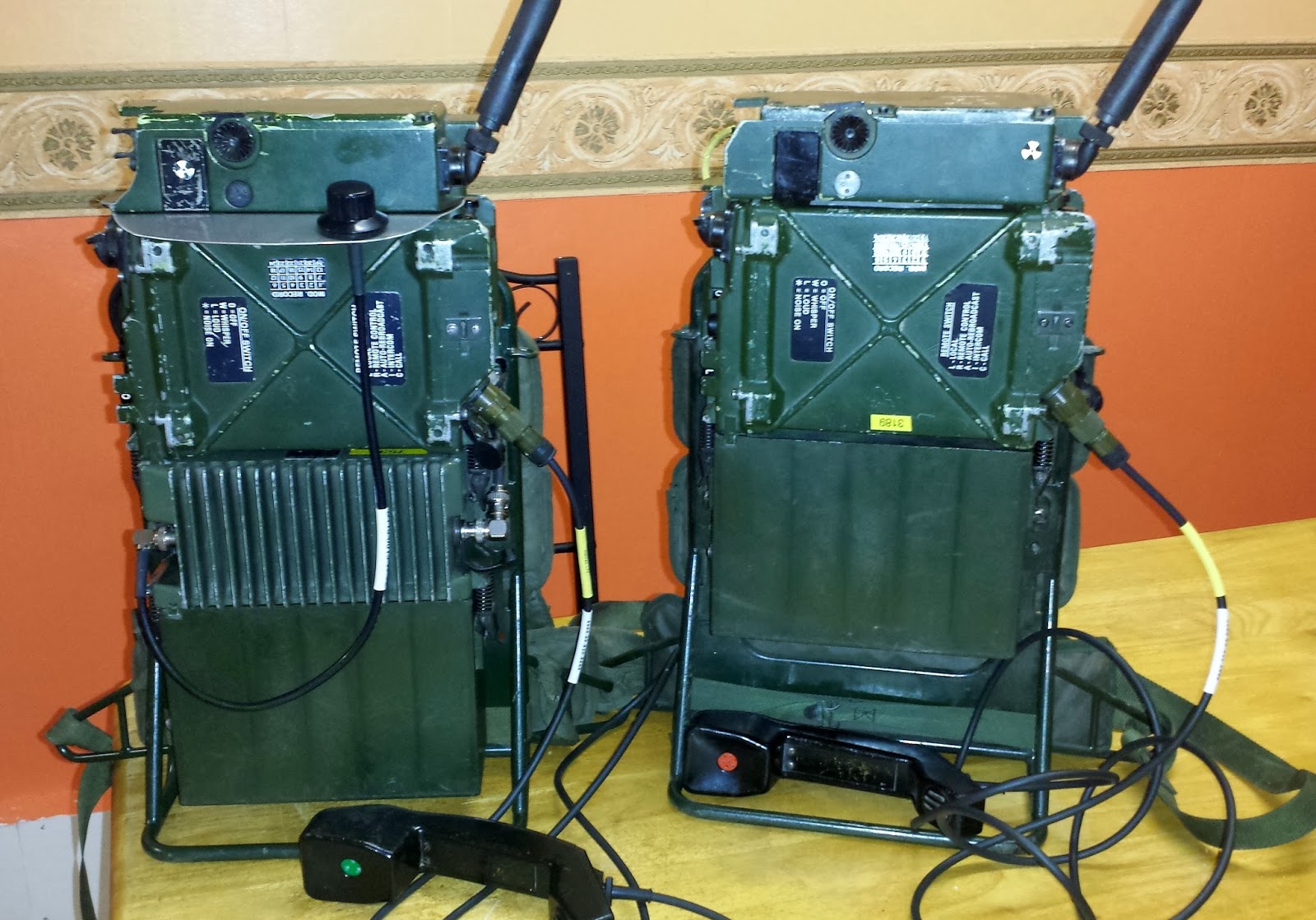 Clansman PRC 351 - Jaki zasilacz 24V 1A do ładowania akumulatorów NI-CD?