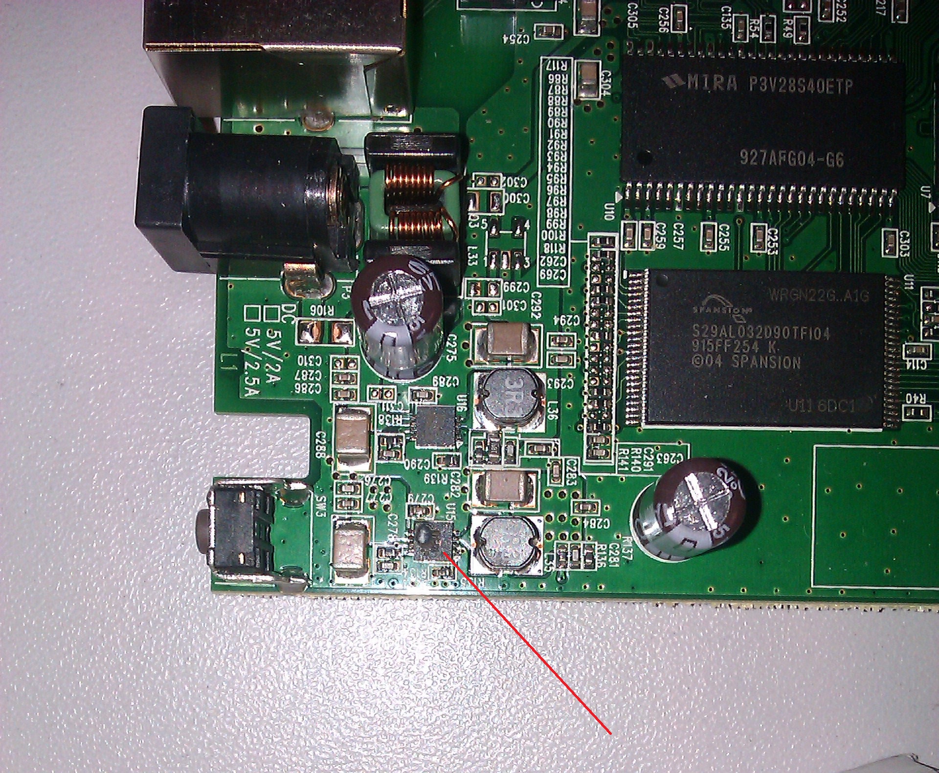 Dlink DIR-615 - Spalony układ zasilania - prośba o identyfikację scalaka