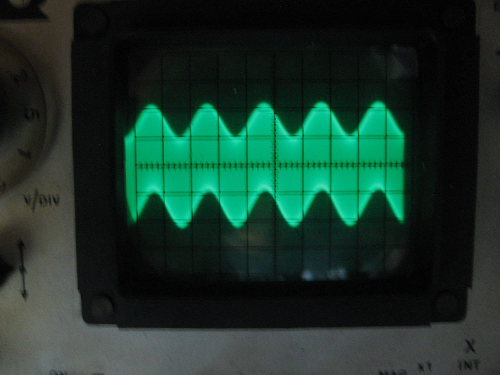 Modulator AM na układzie NE612 - różnice między przebiegami ...