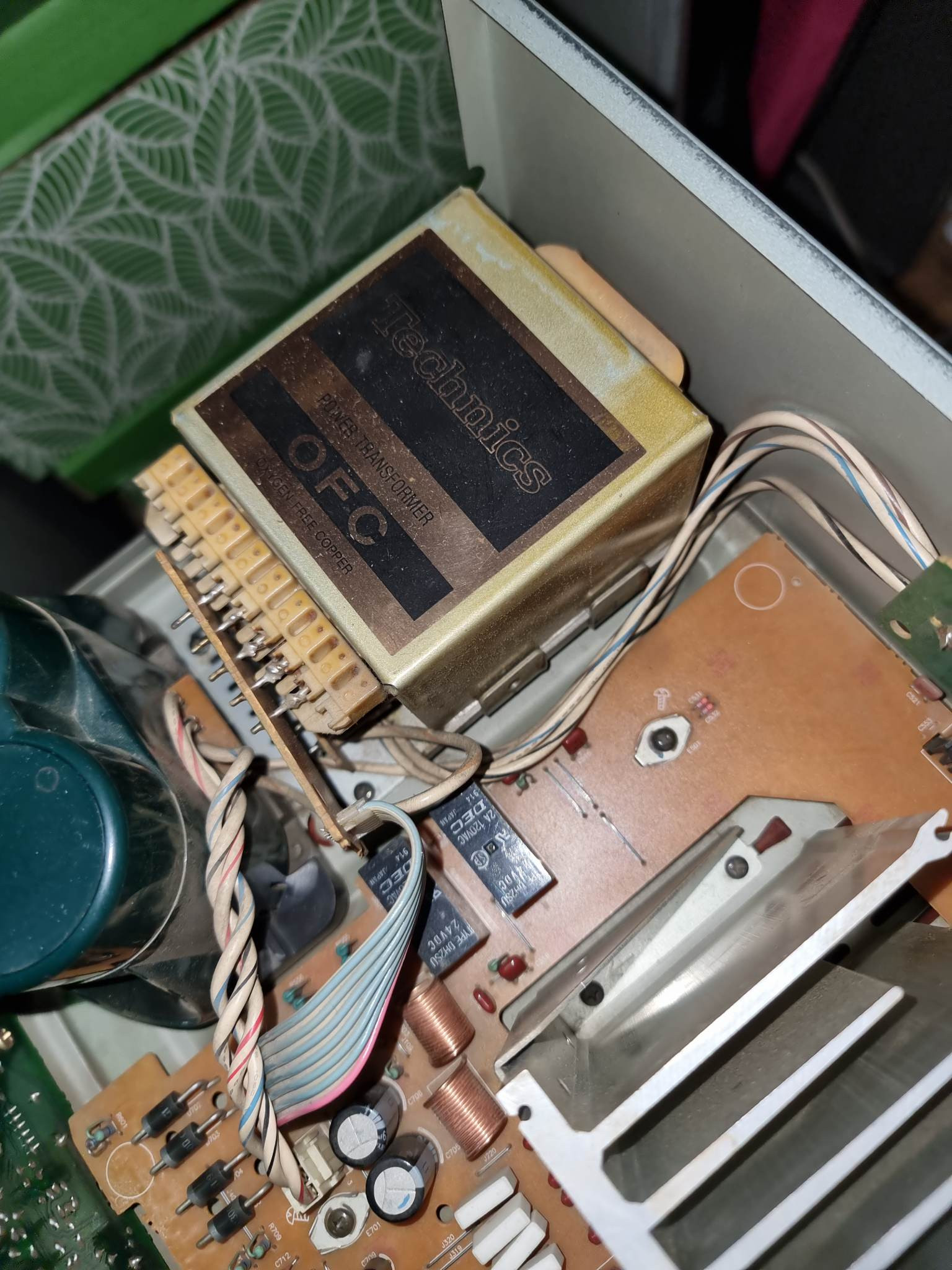 Technics SU-VX500 - strzelające przekaźniki DH2SU 24VDC