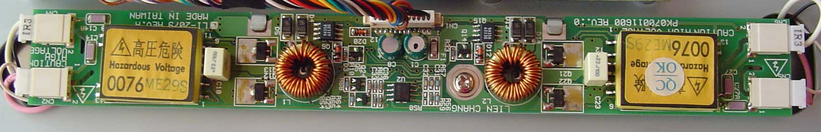 LCD Compaq 7020. Zapala się podświetlanie, ekran powitalny i gaśnie.