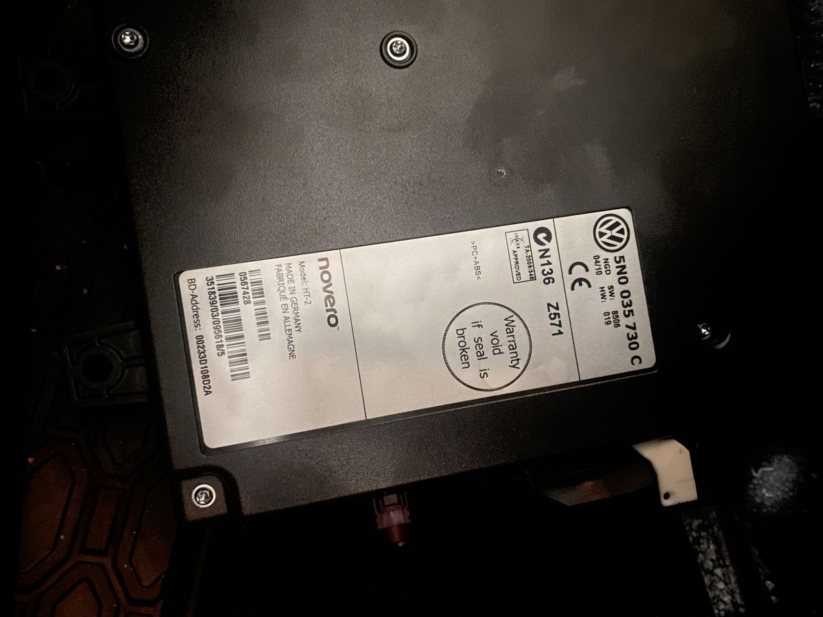 Jak połączyć Samsung Galaxy M21 z Bluetooth w Volkswagen Passat B6 2010?