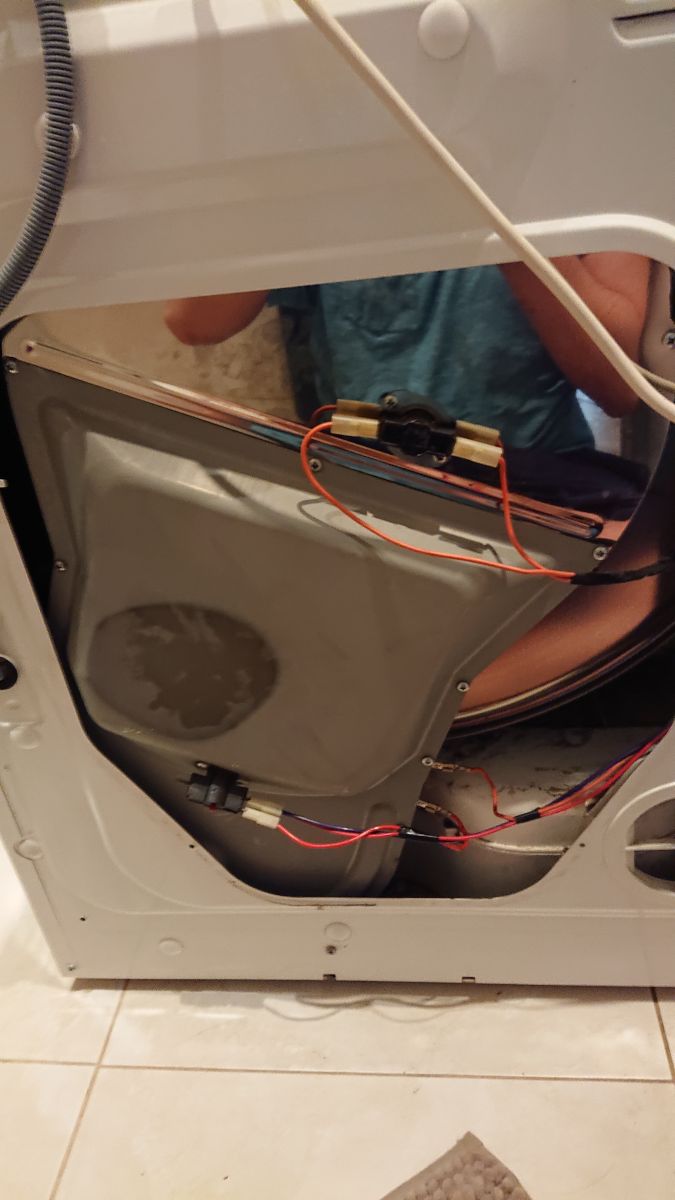 [Rozwiązano] Suszarka Gorenje WT981 nie podaje napięcia do grzałki.