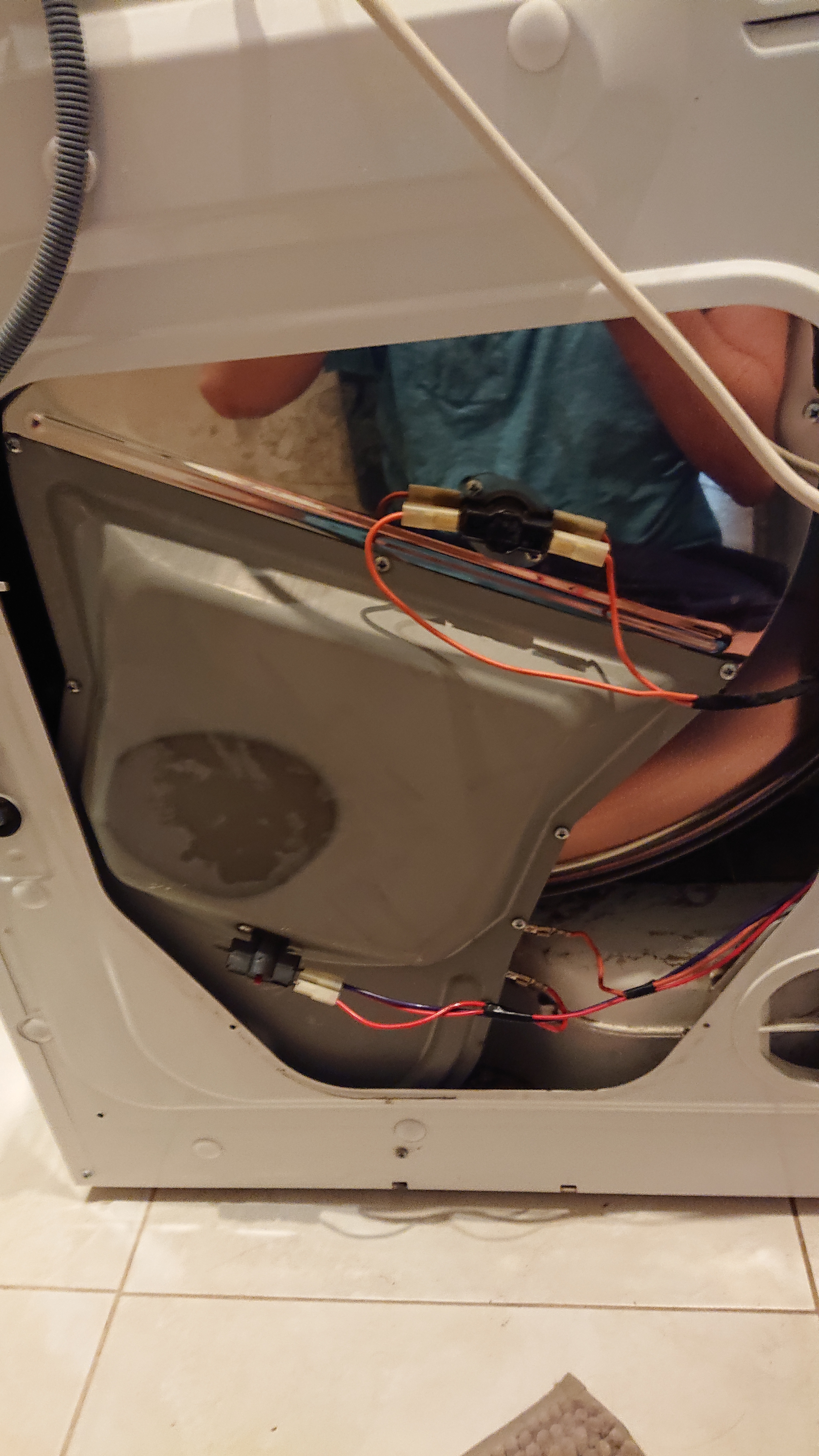 [Rozwiązano] Suszarka Gorenje WT981 nie podaje napięcia do grzałki.