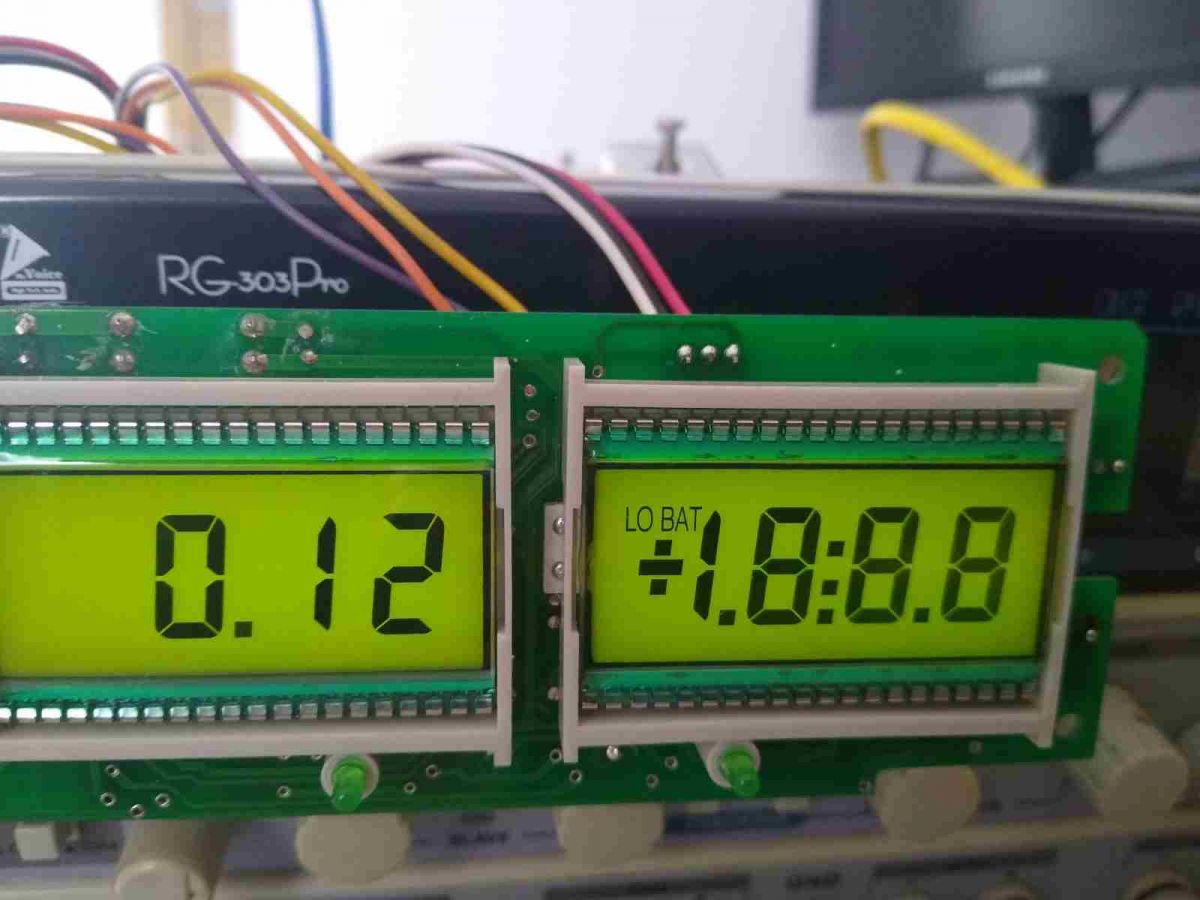 ICL7106 w zasilaczu czterokanałowym zapalił wszystkie segmenty wyświetlacza