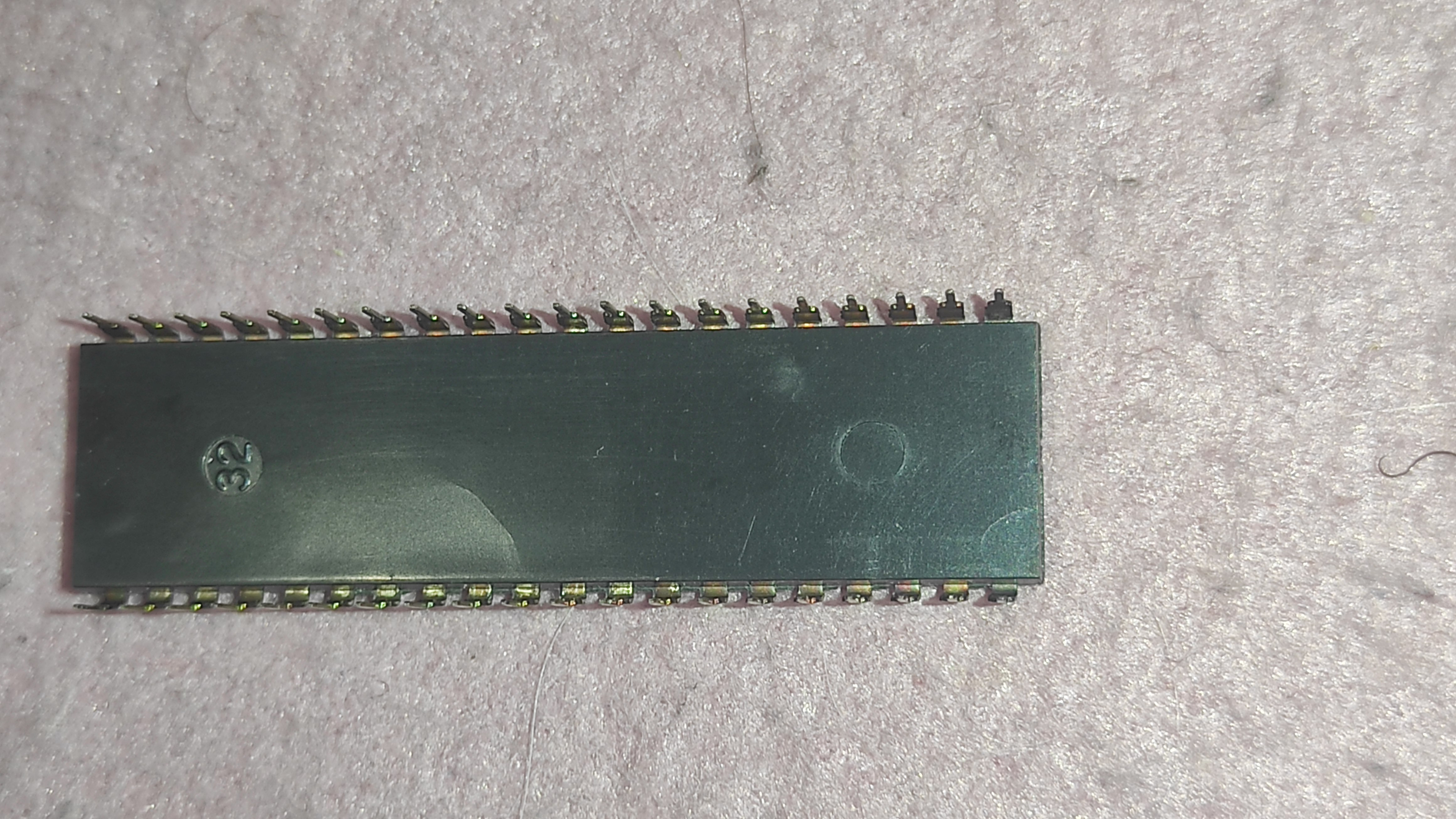 Fluke 8050A - Czy można wymienić procesor Mostek MK3870/20 bez programowania?