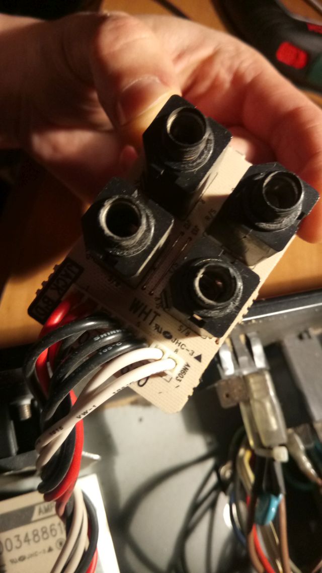 Power mikser Samson TM500 - jak podłączyć nowe gniazda speak-on?