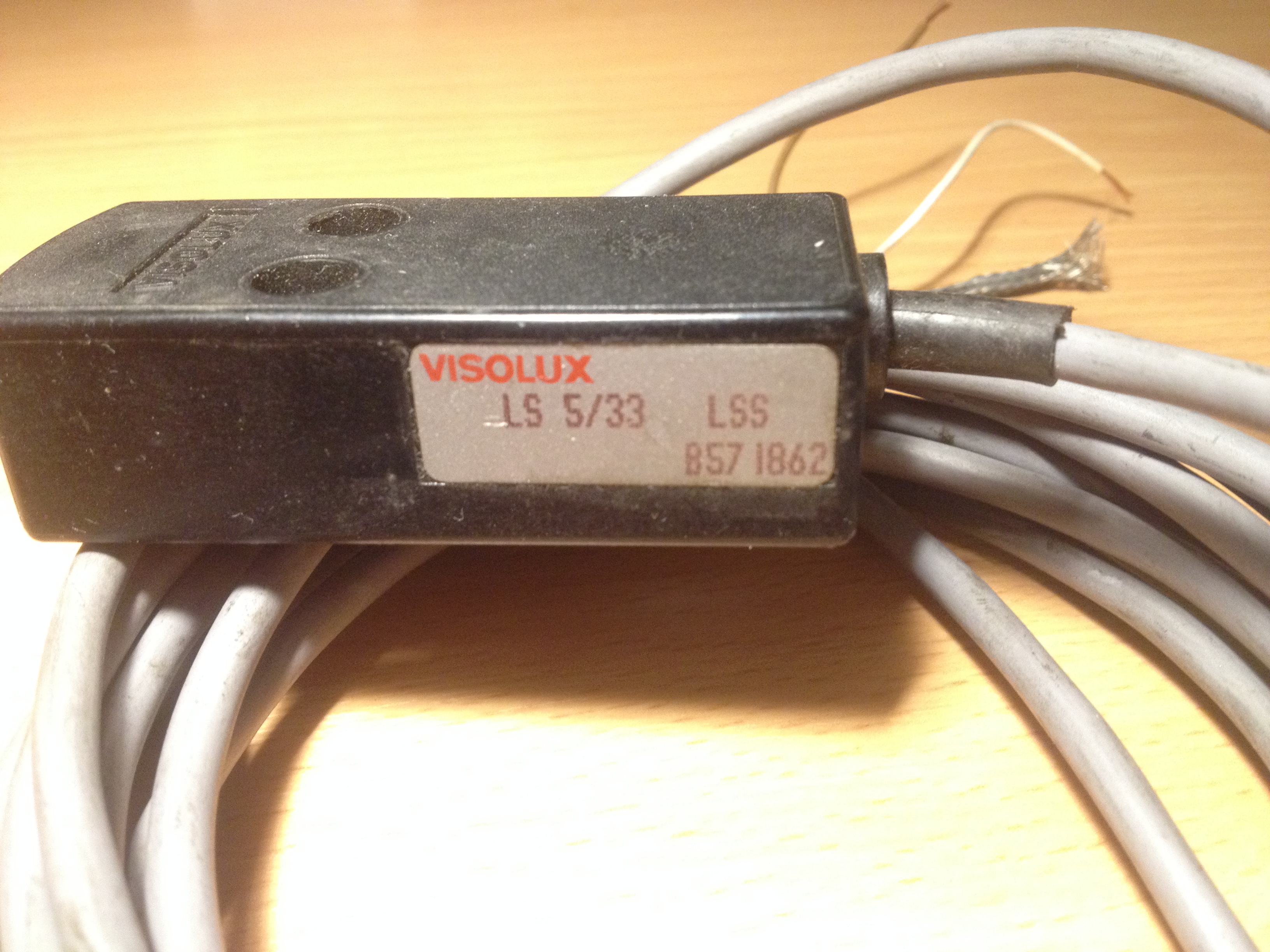 Czujniki optyczne VISOLUX. Poszukuje instrukcji. Jak podłączyć?