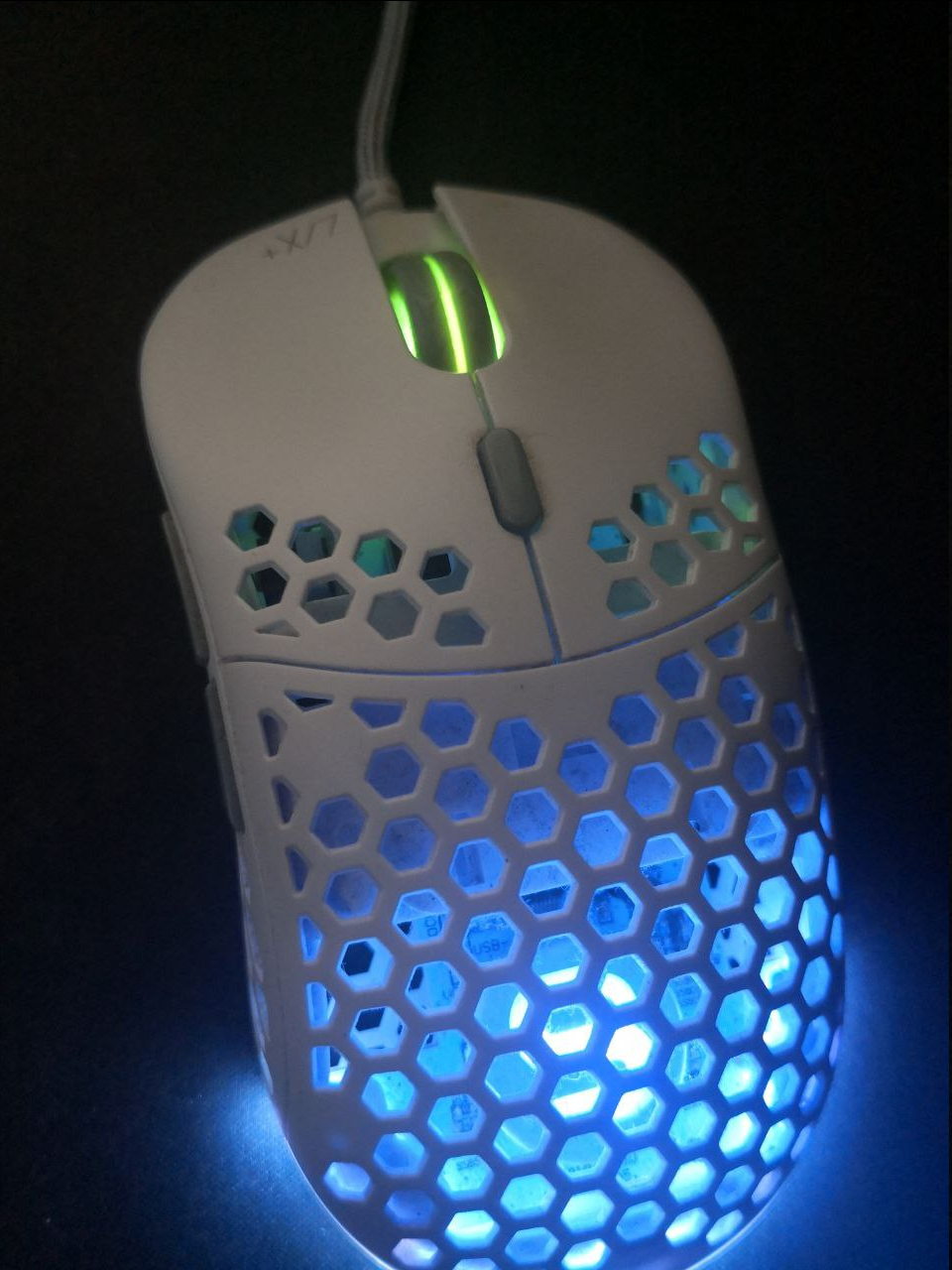[Rozwiązano] Scroll w myszce SPC G 079 zaczął świecić na inny kolor niż ...