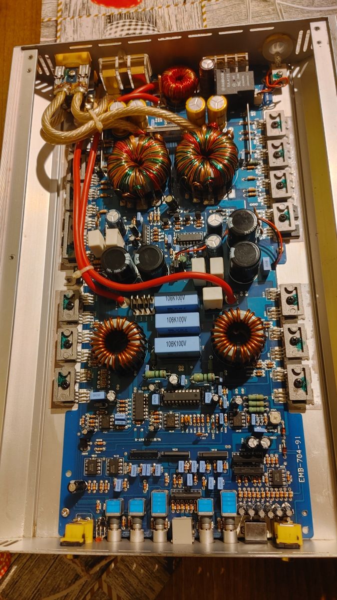 Hifonics Brutus bx1500D - piszczy bez względu na sygnał