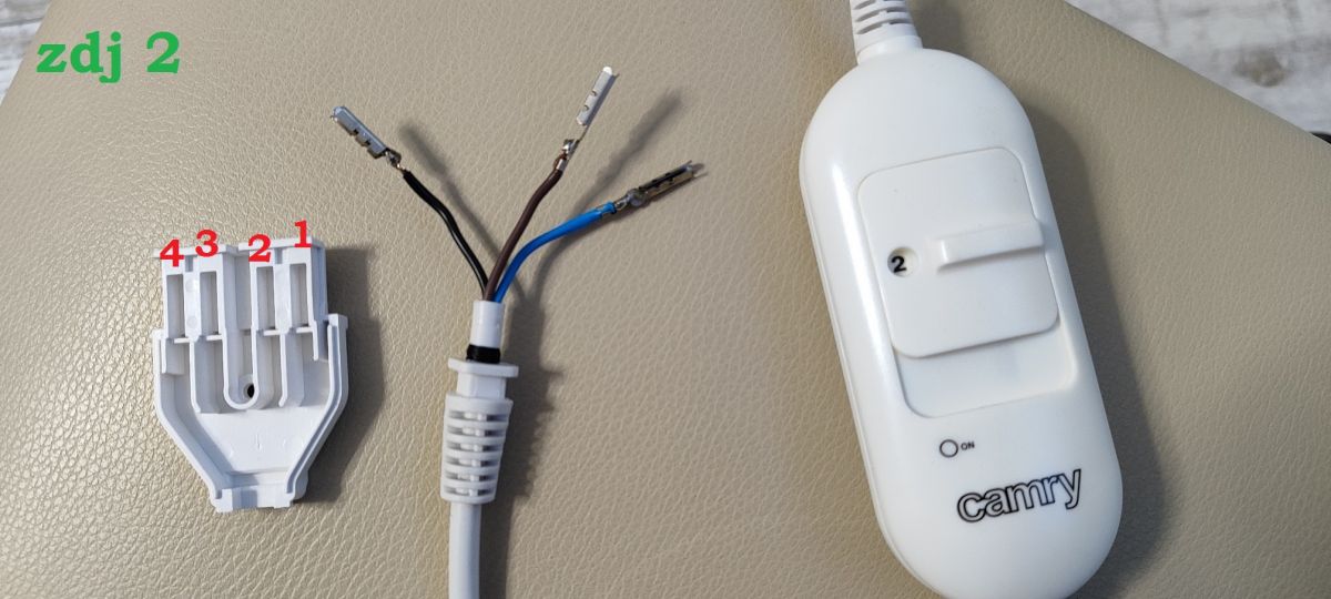 Koc grzewczy Camry CR 7431 - Jak podłączyć kable od pilota.