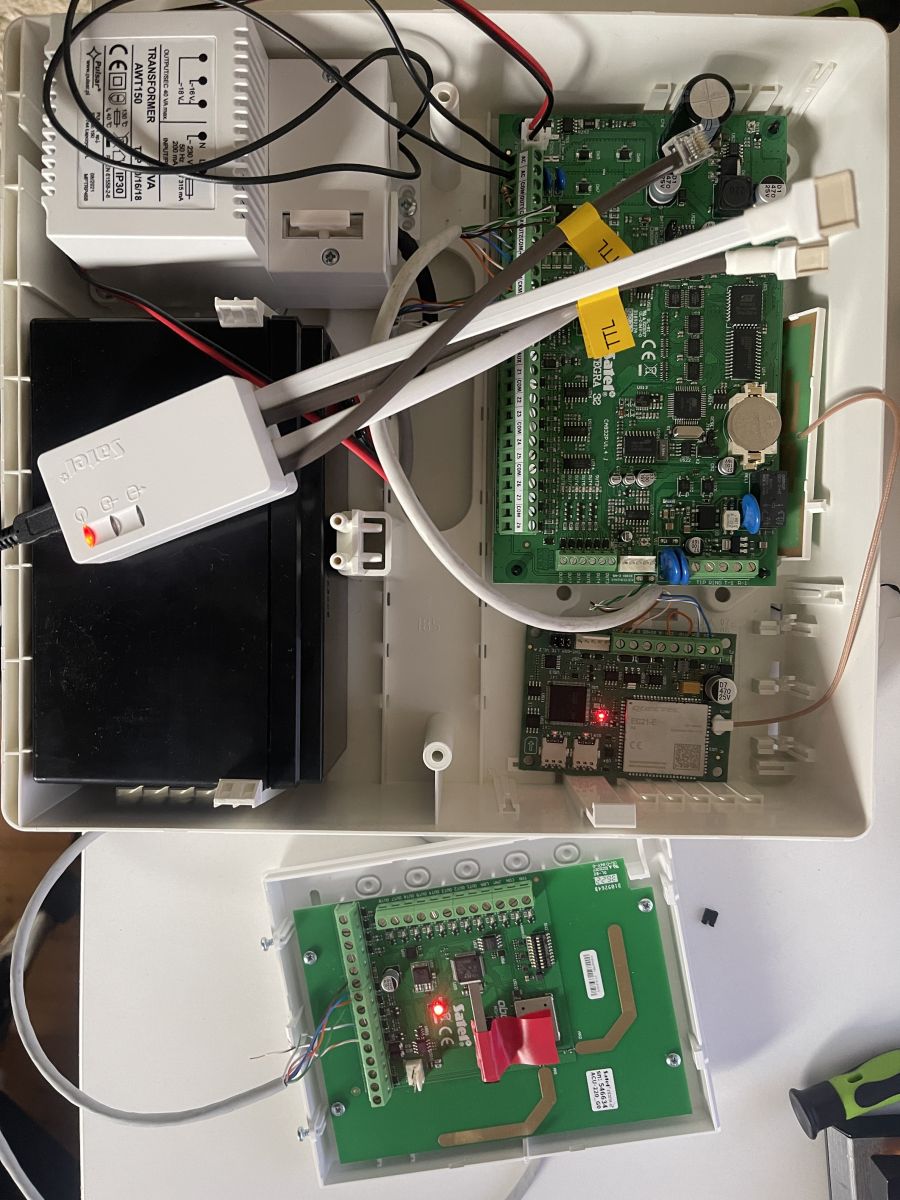 Integra 32, INT-KWRL2, ABAX 2 (ACU-220): Jak nawiązać łączność z ...