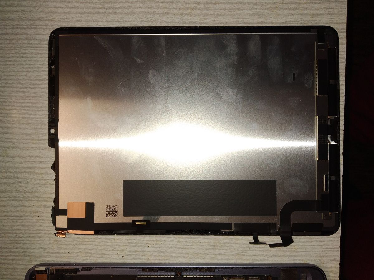 ipad air 5th gen. - a2588 - wnętrze, wyświetlacz, foto do wglądu