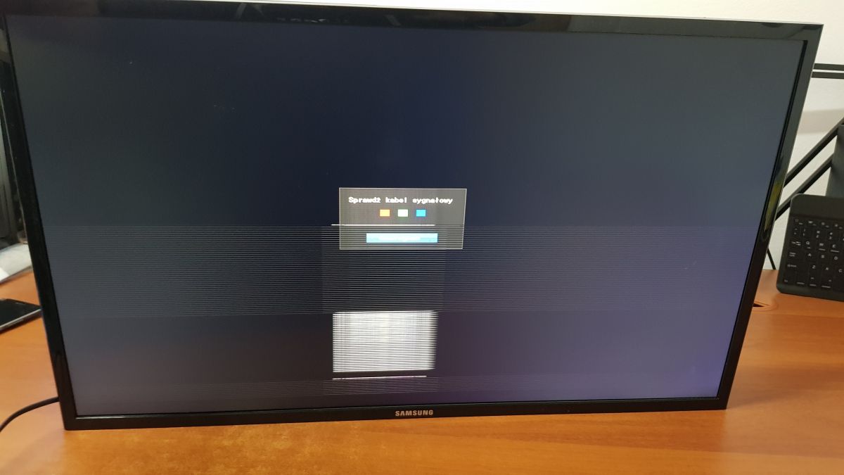 [Rozwiązano] Pasy na ekranie monitora - usterka ustępuje, gdy monitor ...