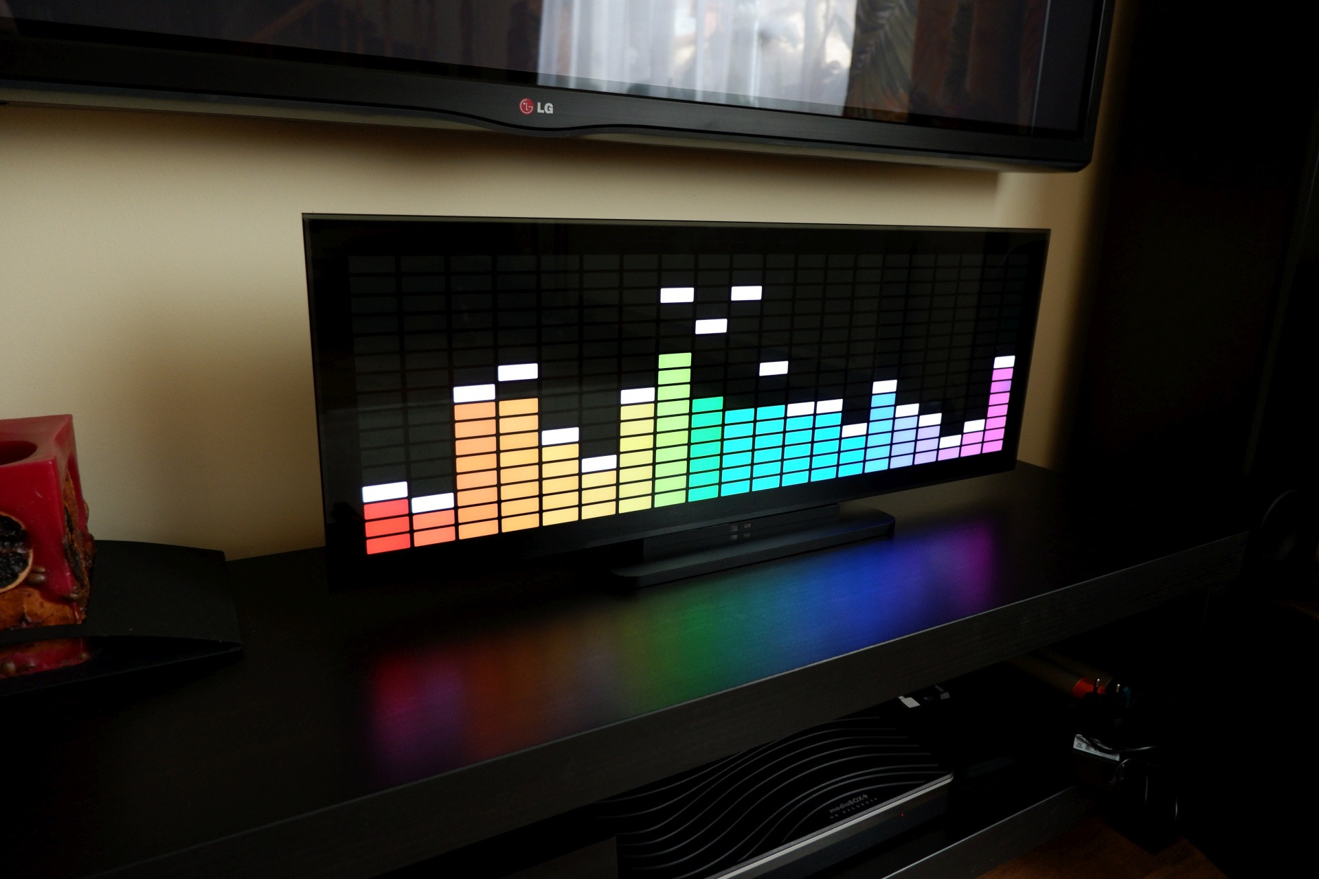 Audio spectrum display (ESP32, WS2812B)
