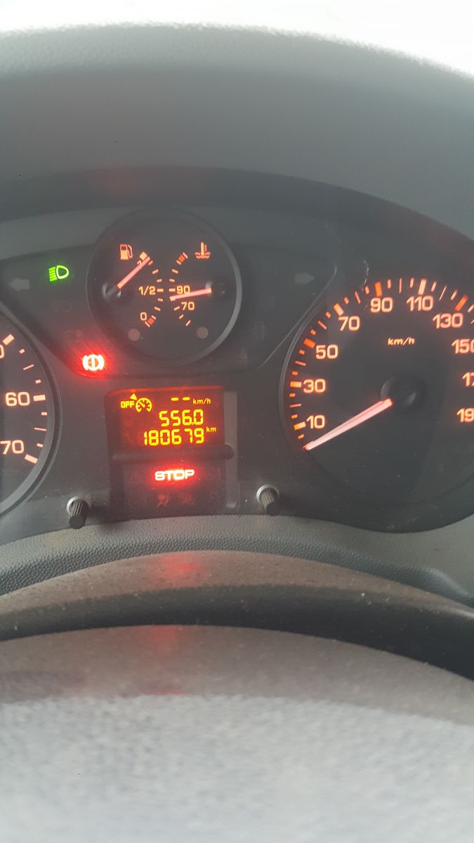 Peugeot Expert 2012: Błąd C1383, Usterka informacji poziomu płynu ...