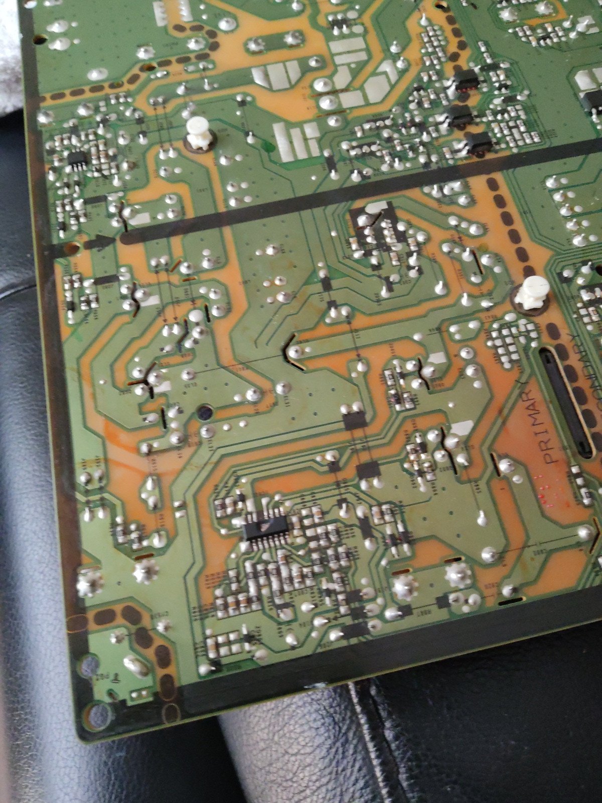 Spalony IC801 na karcie EAY62812601 w telewizorze 50PH670S-ZD ...