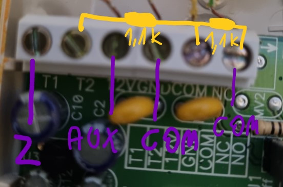 How to connect the DSC detector to the Satel Perfecta control panel?