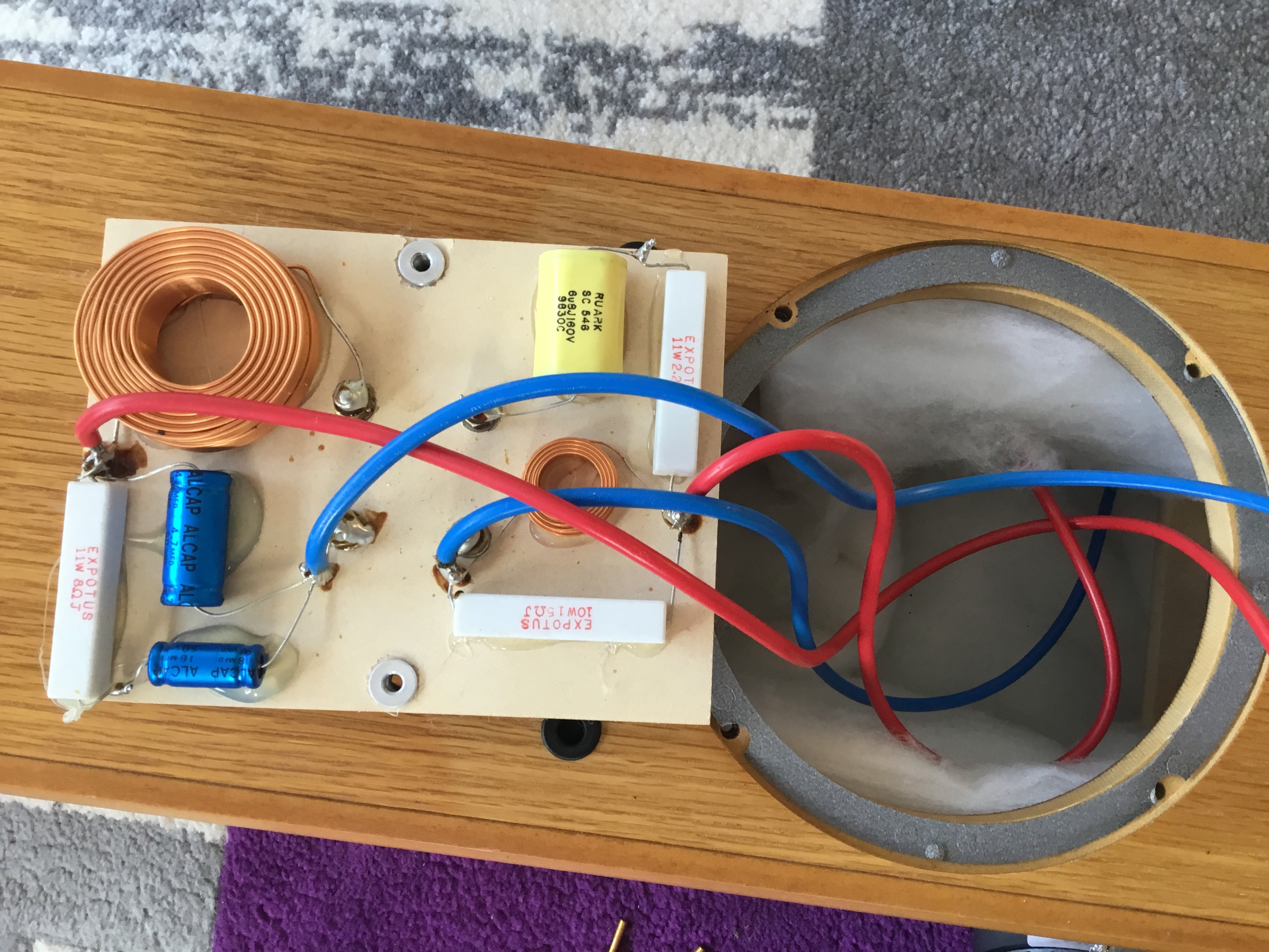 [Rozwiązano] Jakie kondensatory wybrać do wymiany w kolumnach Ruark ...