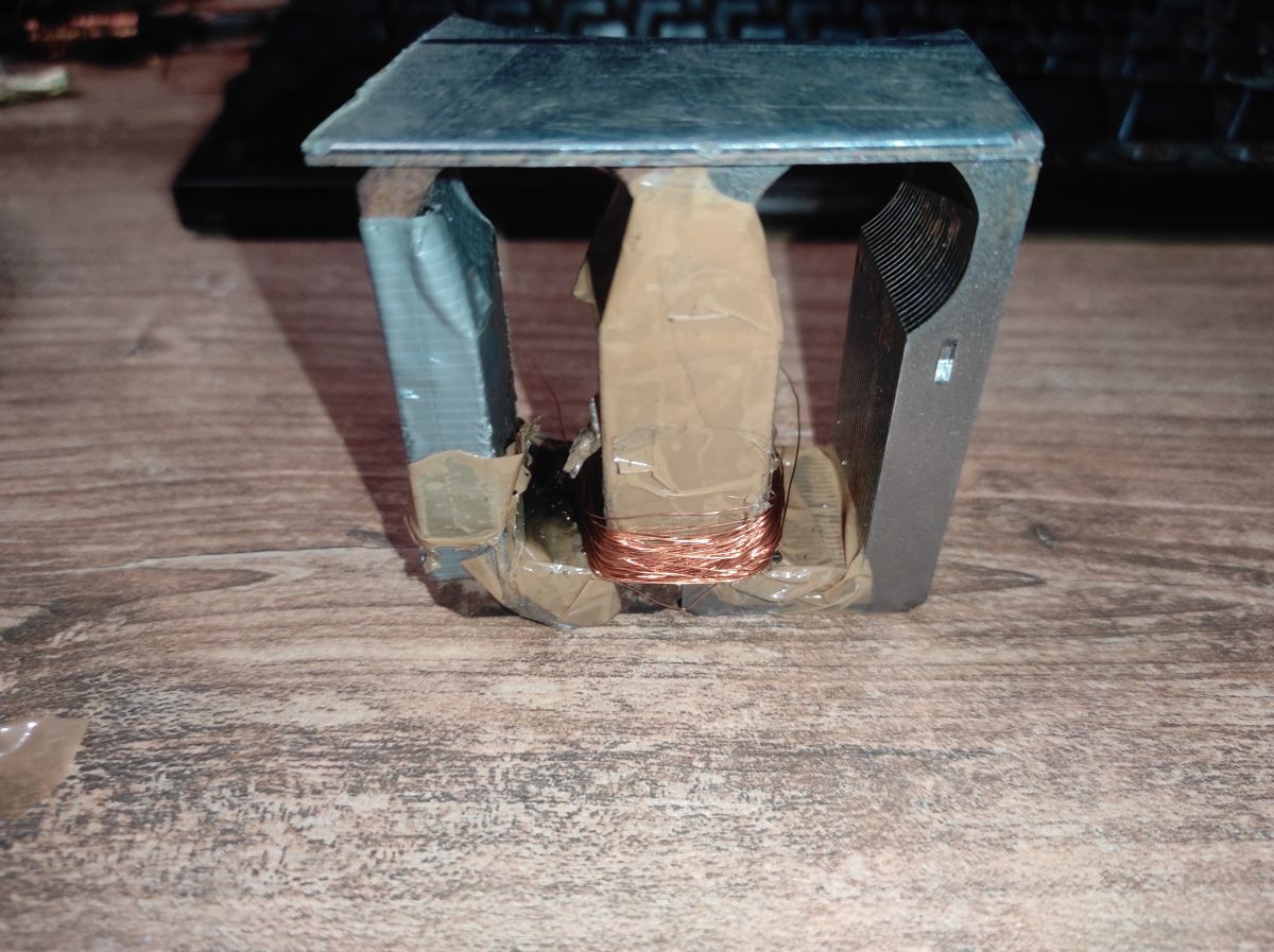 Jak nawinąć transformator, by nie wywalało korków i się nie palił?