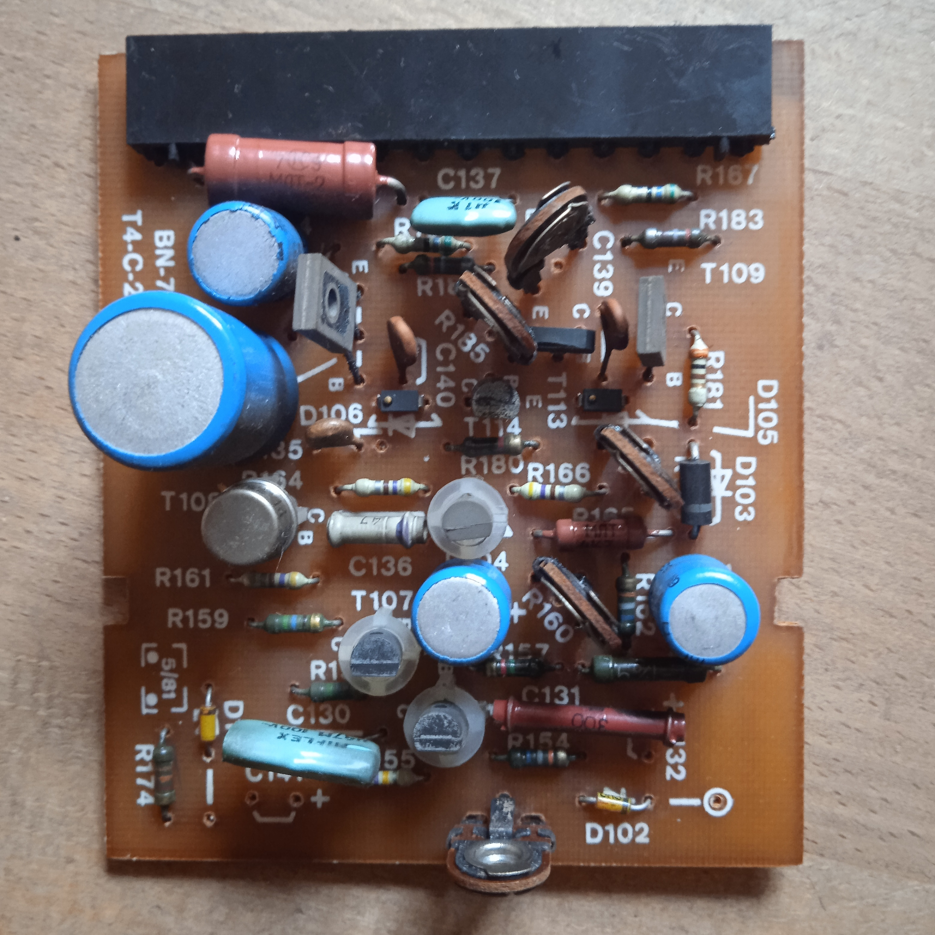 [Sprzedam] Wzmacniacz WS-303 - części i podzespoły.