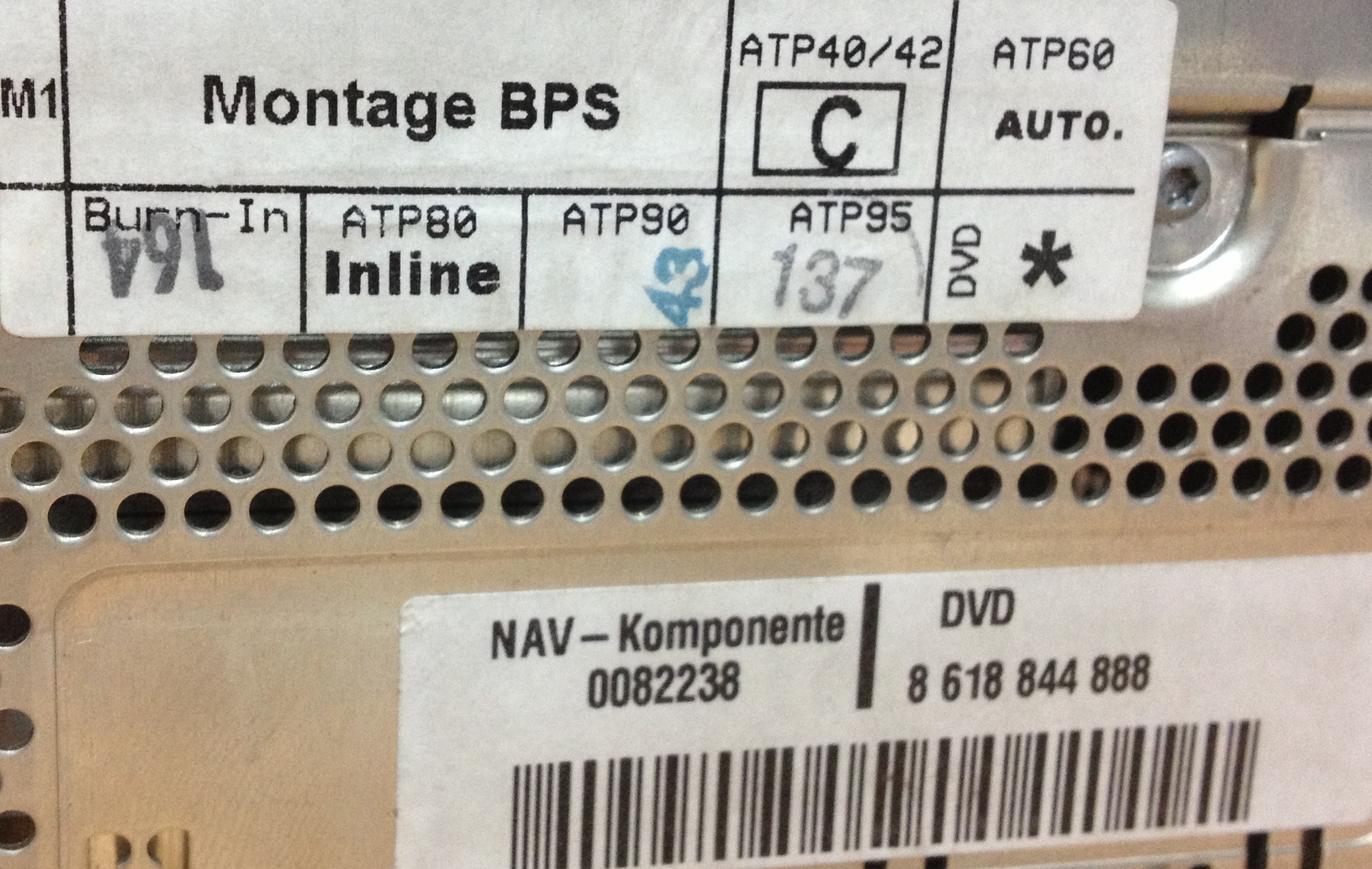 Jak rozpoznać model radia w Passacie? MFD2, DVD, aktualizacja softu