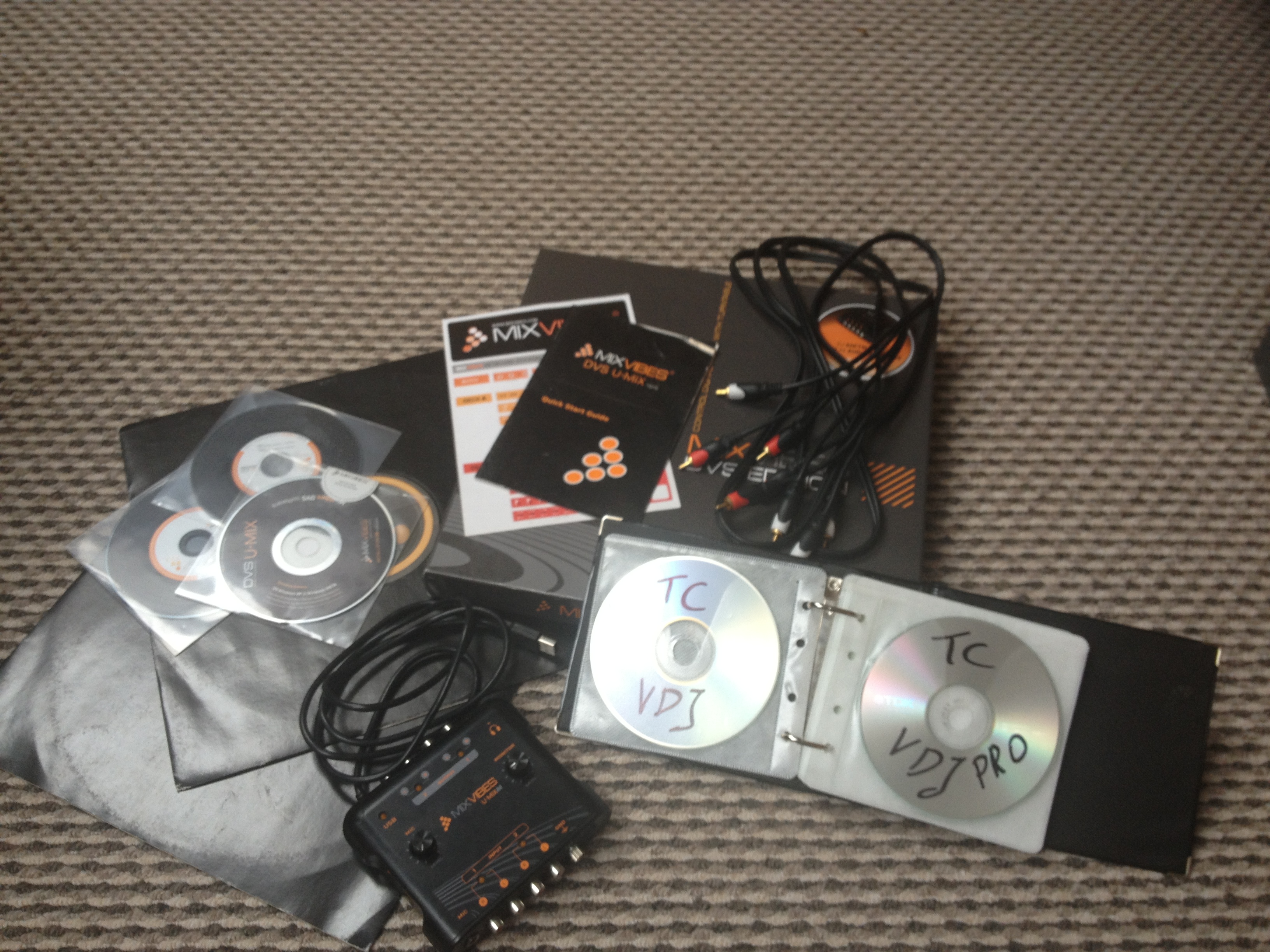 [Sprzedam] Reloop RMX 20 + MIXVIBES u-mix44 - elektroda.pl