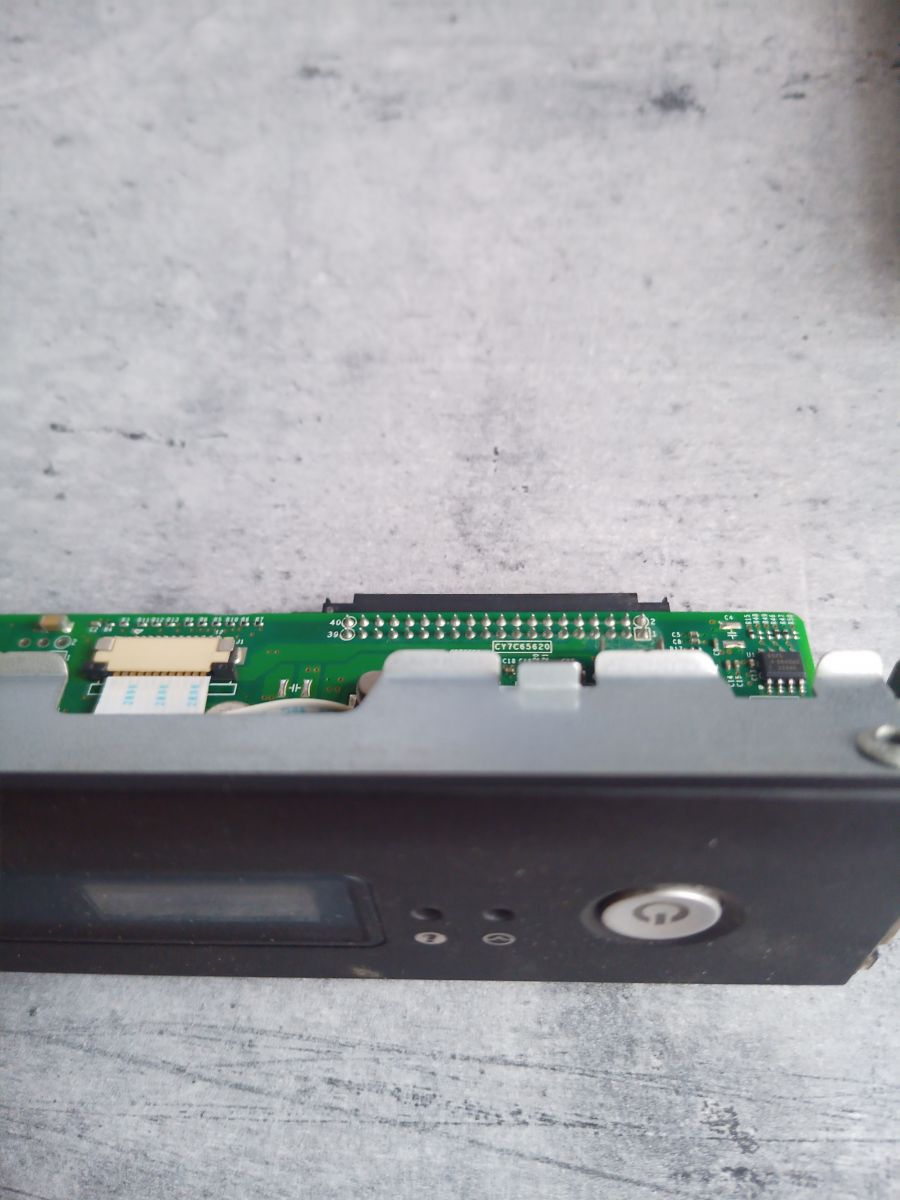 PowerEdge t300 - Czy można połączyć kartę wifi PWR SW z PWR BTN?