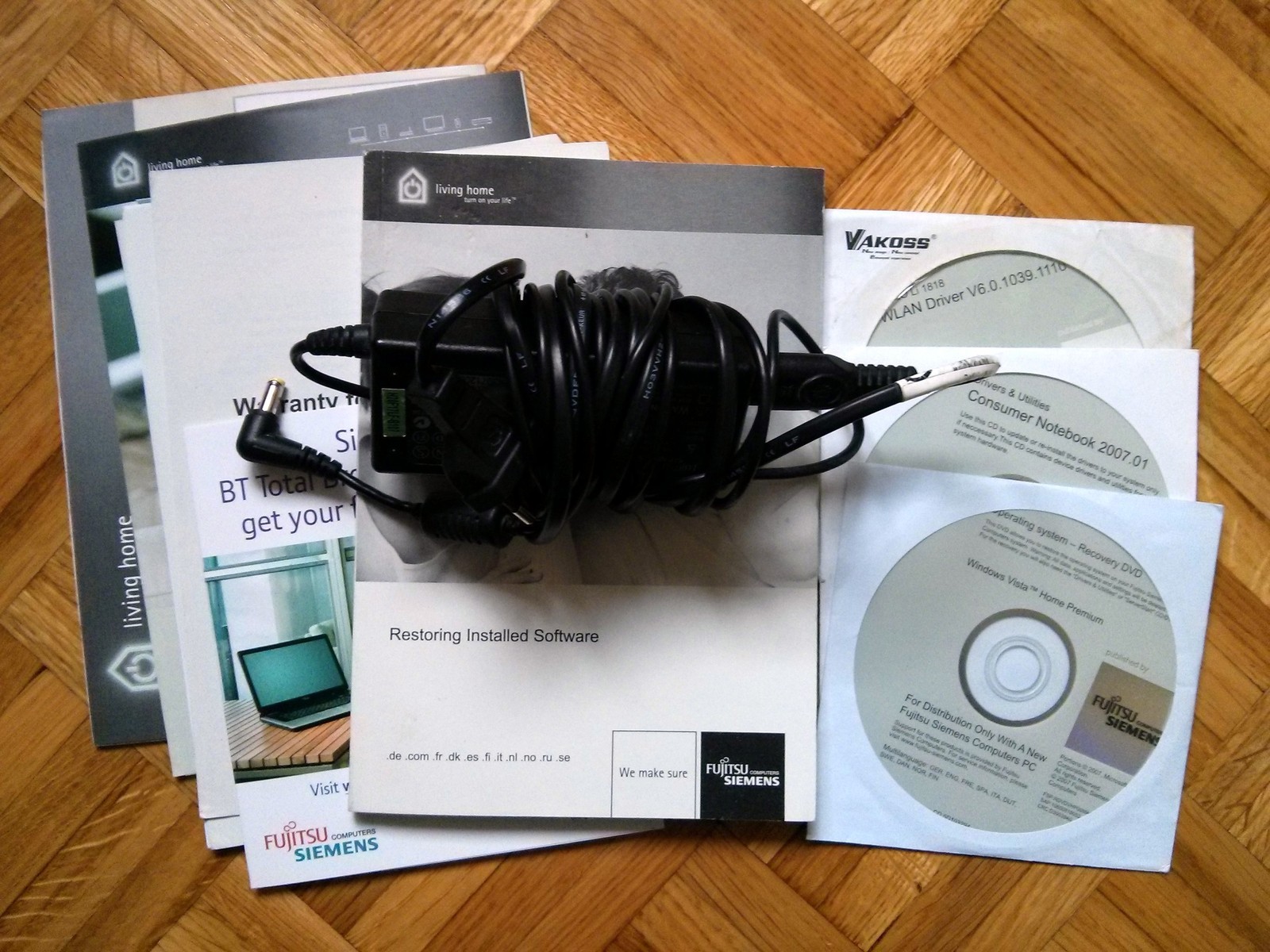 [Sprzedam] Laptop Fujitsu Siemens Amilo Li 1818 Uszkodzony