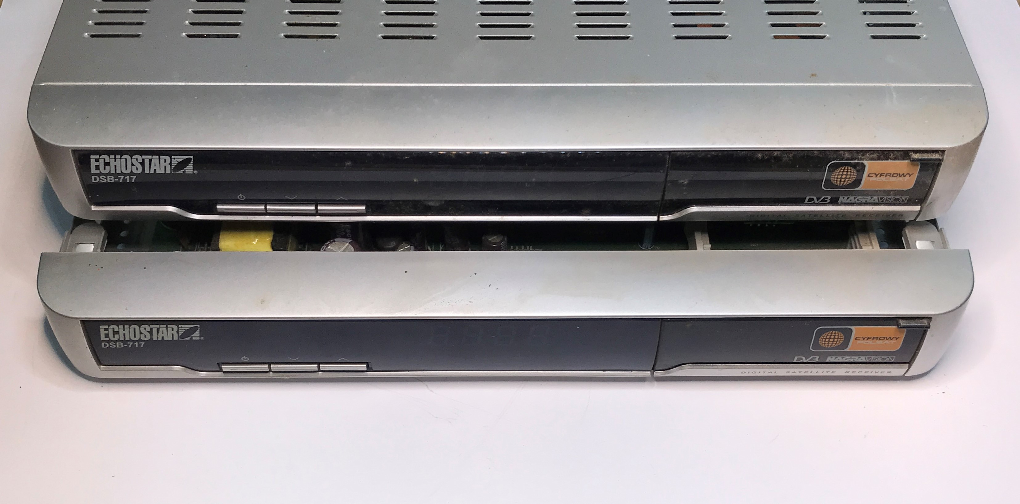 Interior of the old Polsat digital decoder Echostar DSB-717