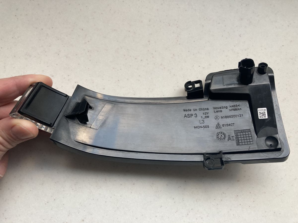 Wymiana diody LED SMD kierunkowskazu Mercedes A1668200121