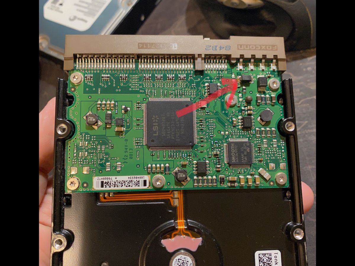 [DYSK SEAGATE ST3500630A] Pomoc w identyfikacji diody/transila