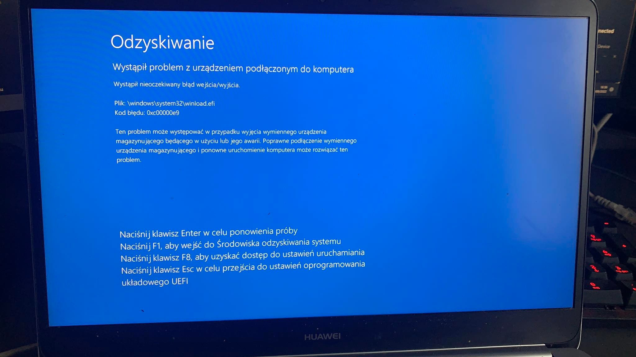 Dlaczego w laptopie HUAWEI pojawia się błąd systemu Windows?