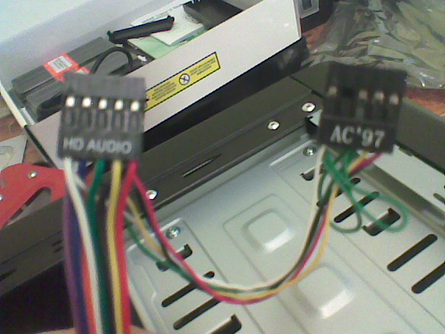 Różnice między wtyczkami HD Audio i AC'97 do front panelu – mikrofon i ...