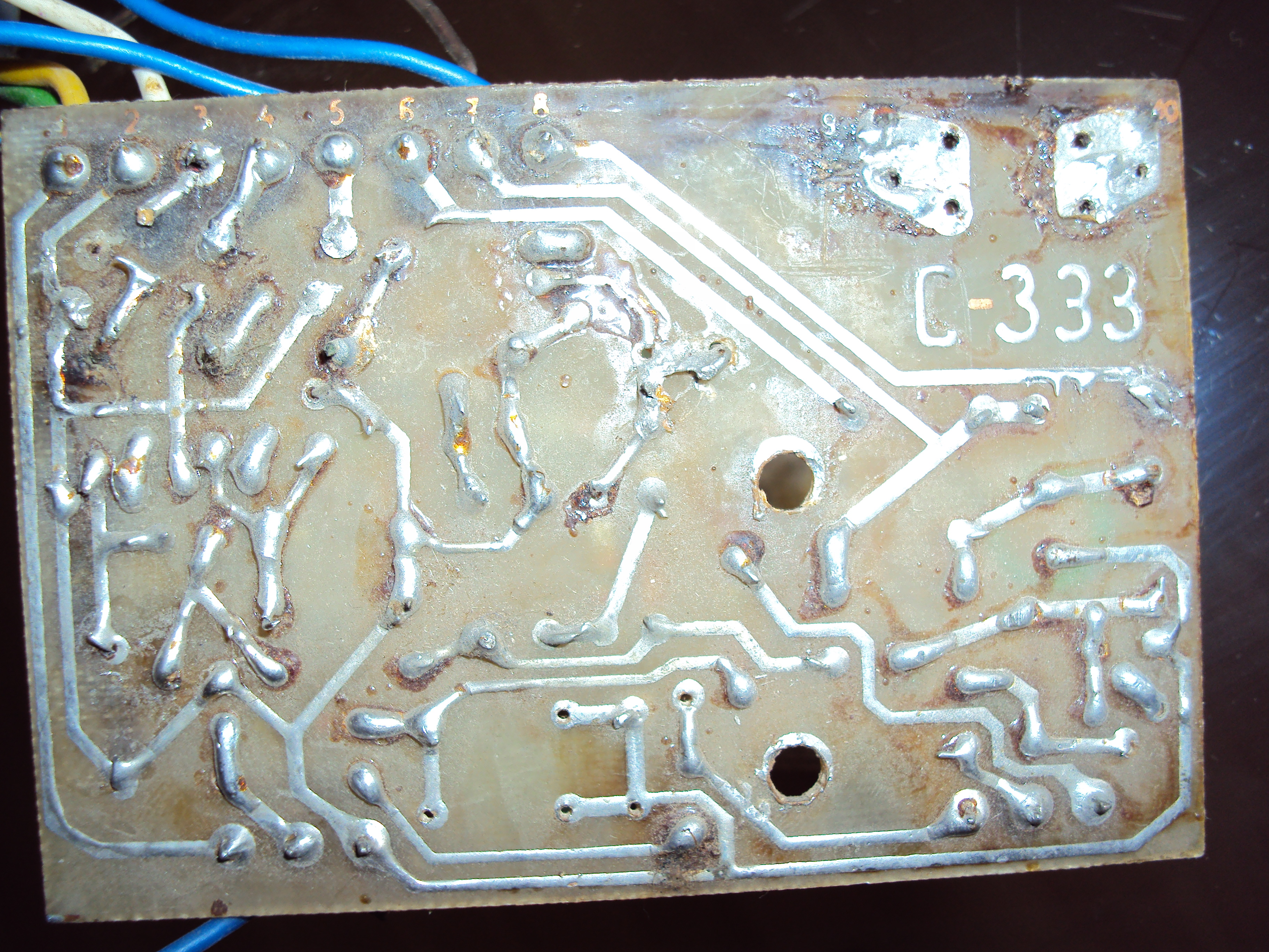 Identyfikacja i uruchomienie urządzenia C-333 znalezionego na strychu