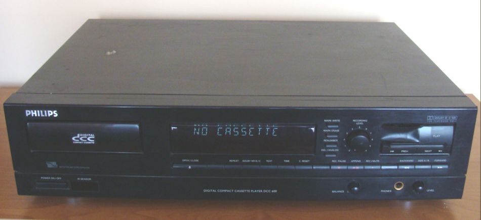 Sprzedam Philips DCC-600 Digital Compact Cassette Player.