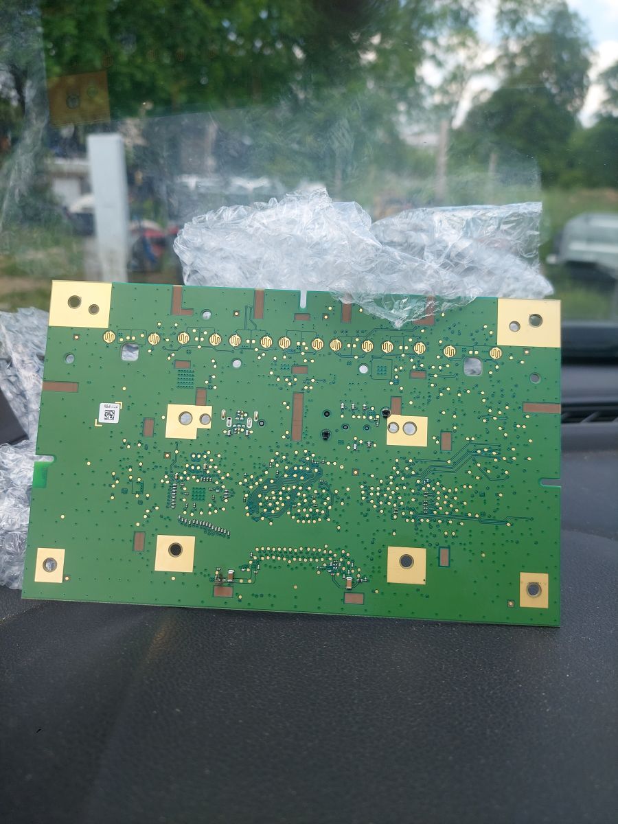 Czarny ekran nawigacji Opel Astra K 2016 - spalony rezystor na płycie ...