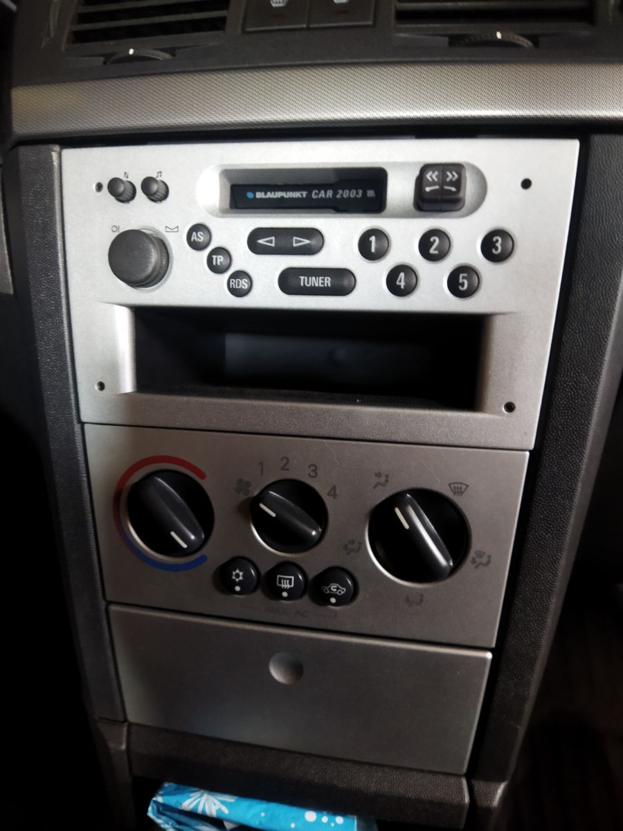 [Zlecę] Jak uzyskać kod do radia Blaupunkt CAR 2003 z Opla Corsy C?