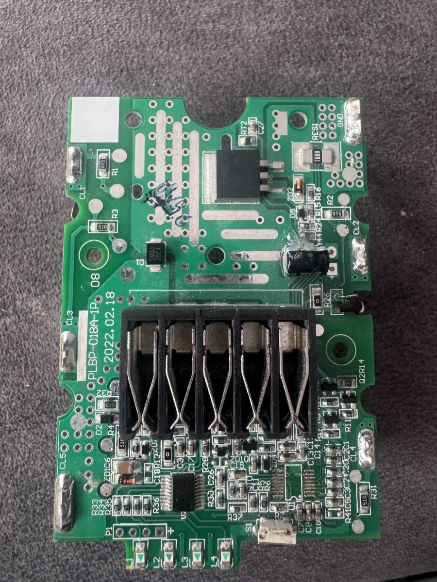 Identyfikacja 16-pin TSSOP IC w BMS PLBP-018A-1P baterii MEECTOOLS 18V 5S1P