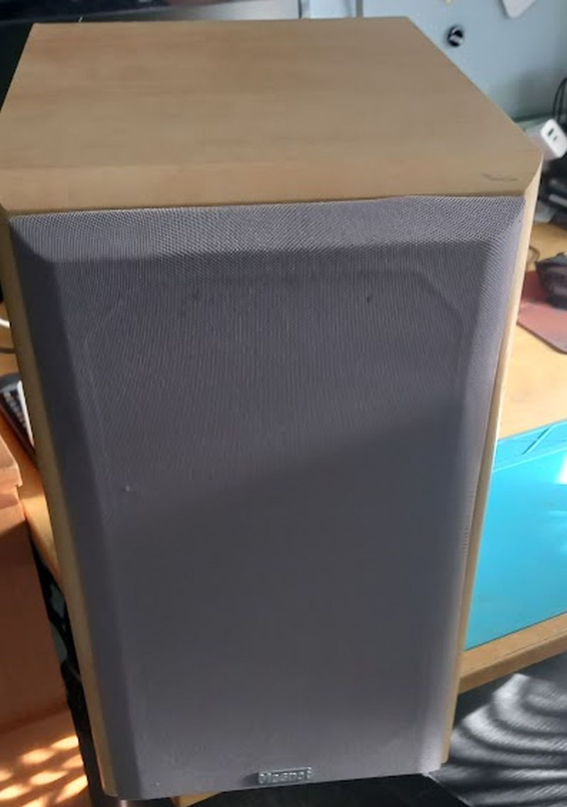 [Sprzedam] Sprzedam kolumnę Magnat Motion 220, stan dobry, cena 100 zł