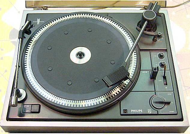 Philips GA-406: Uszkodzona automatyka gramofonu - ramię podnosi się samo, winda pracuje w miejscu