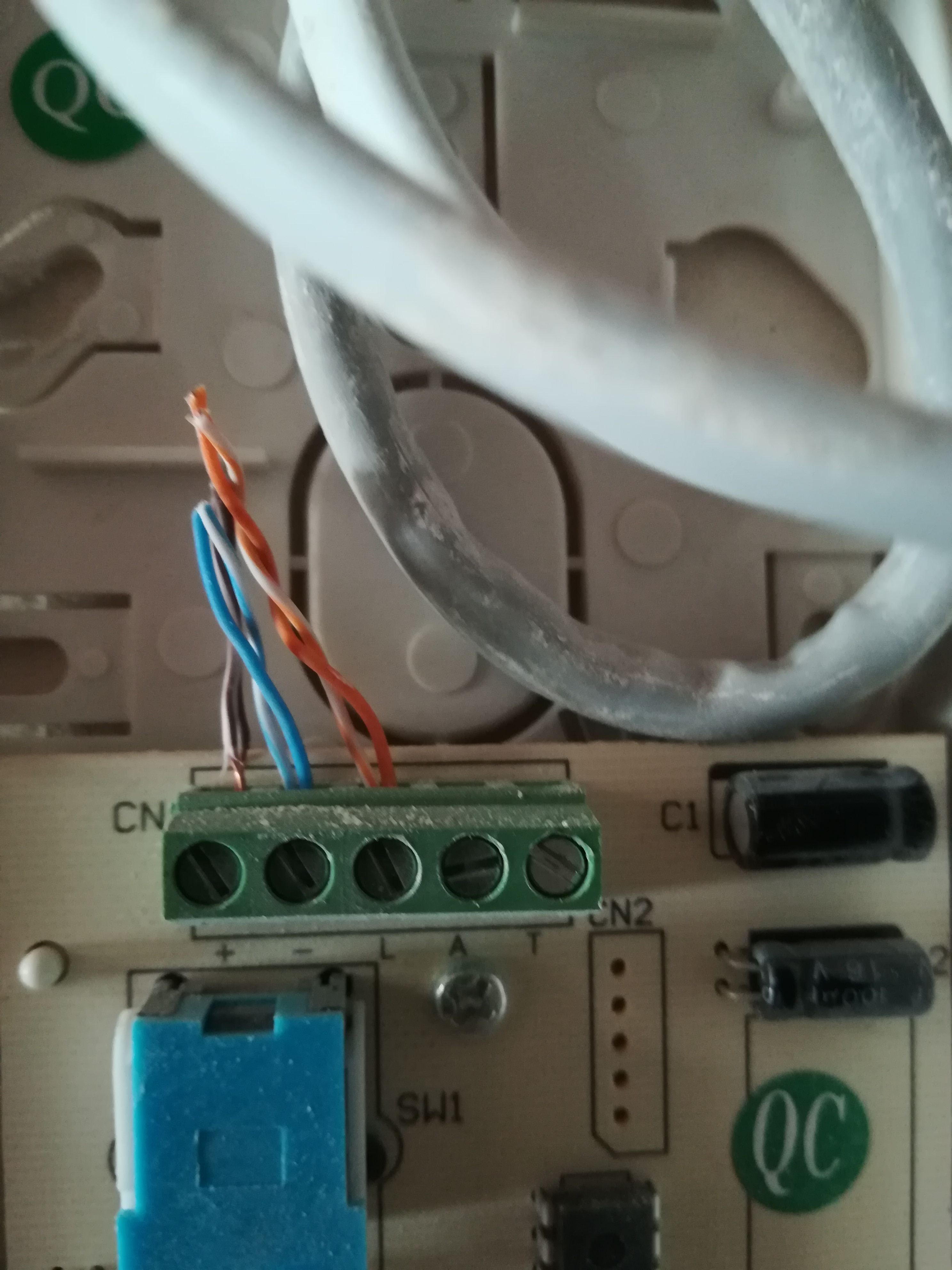 [Rozwiązano] Jak podłączyć Fermax Loft Universal 3399 do istniejącego ...