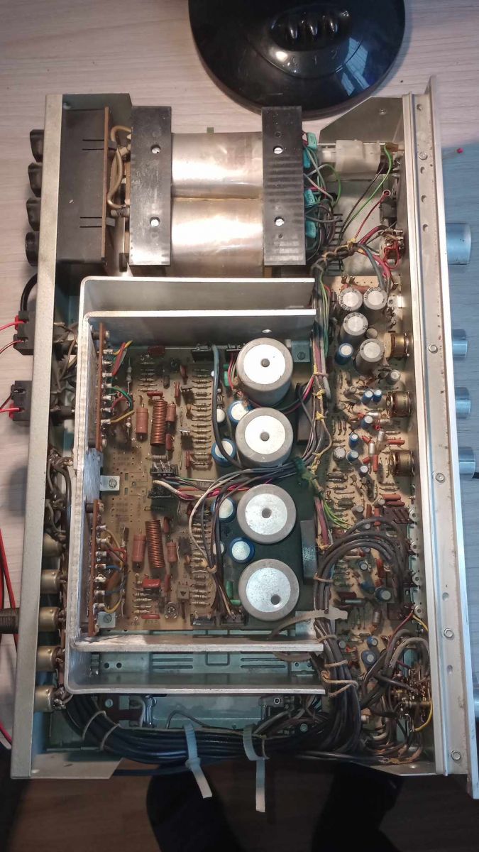 [Rozwiązano] Wzmacniacz UNITRA ws303 HiFi, jedna strona gra ...